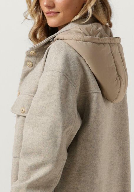 Beige MOSCOW Jack 113-08-ZOEY-1 | Omoda