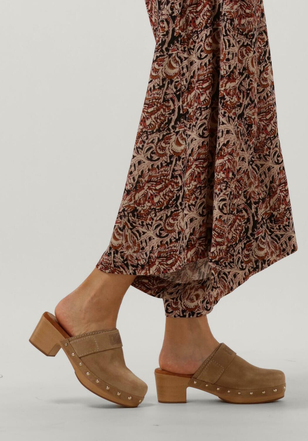 Beige UNISA Clogs IGGY | Omoda
