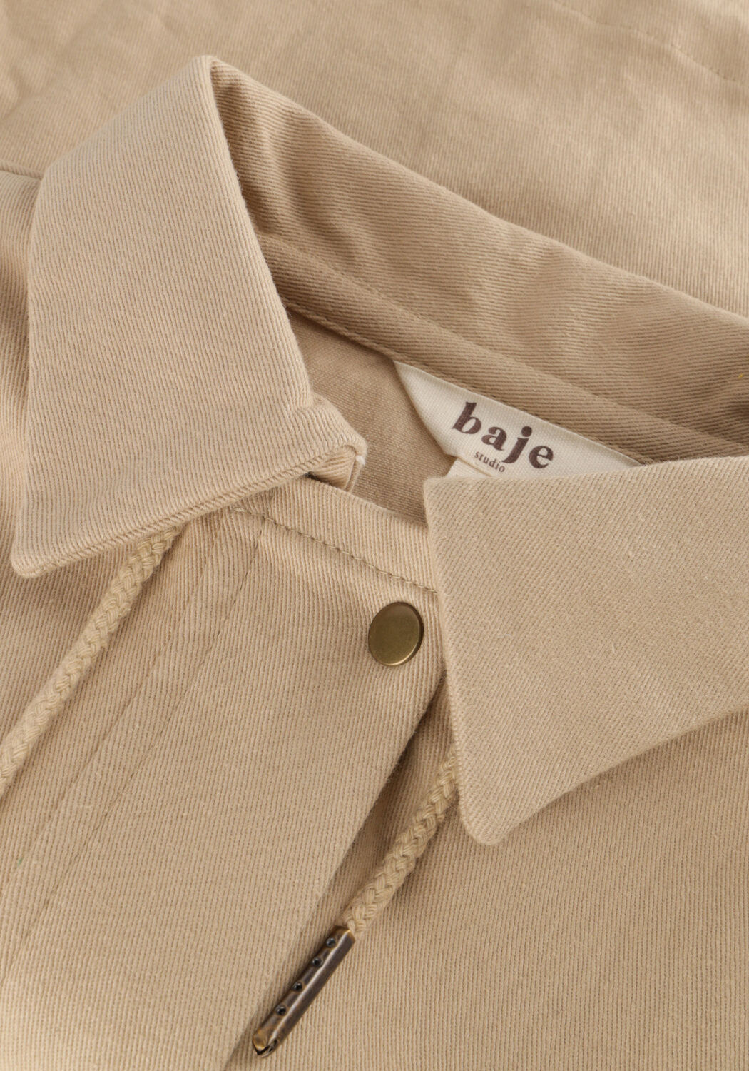 Zand BAJE STUDIO Jack BLACKVILLE | Omoda