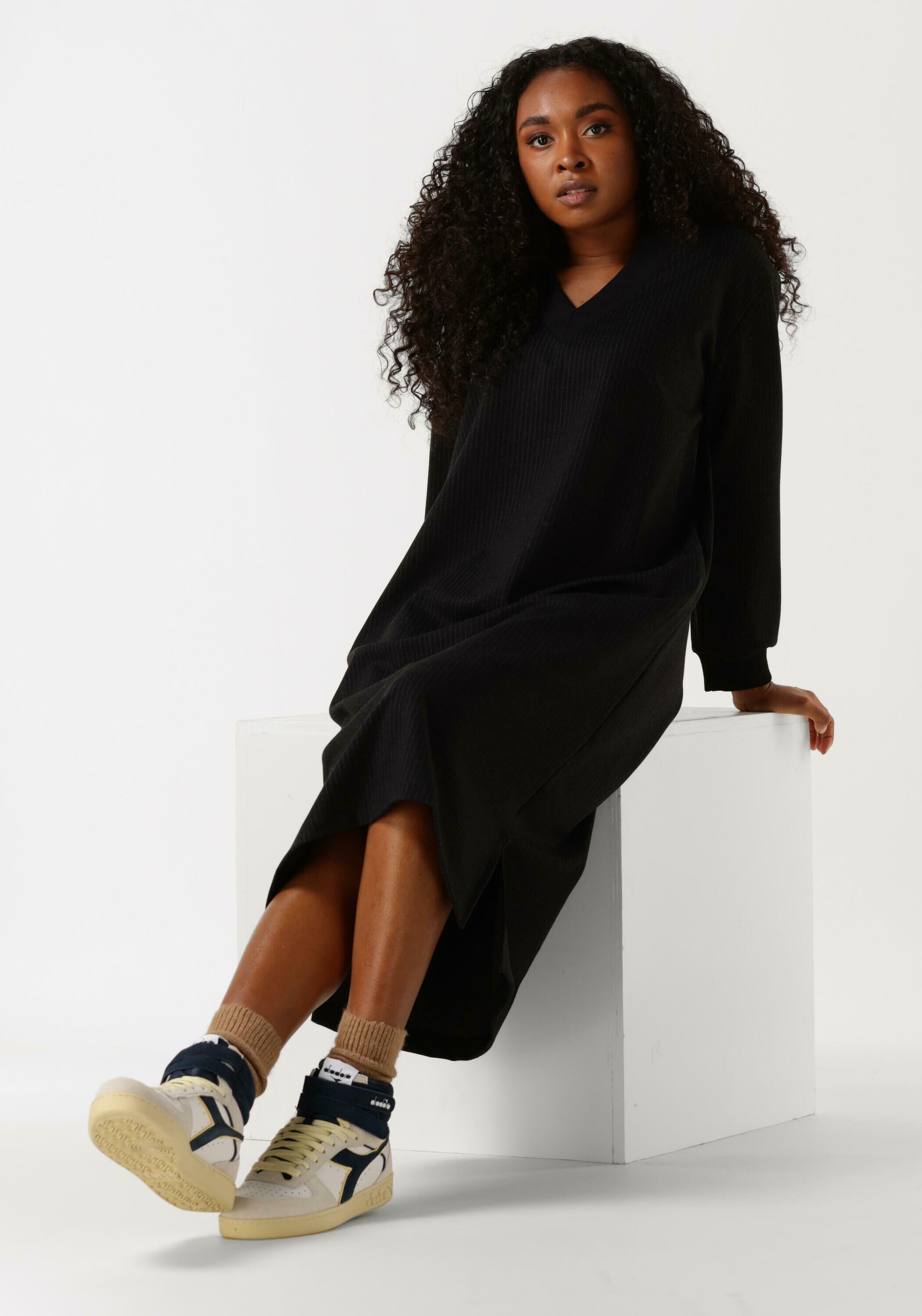 Donkerblauwe PENN & INK Midi jurk DRESS V | Omoda