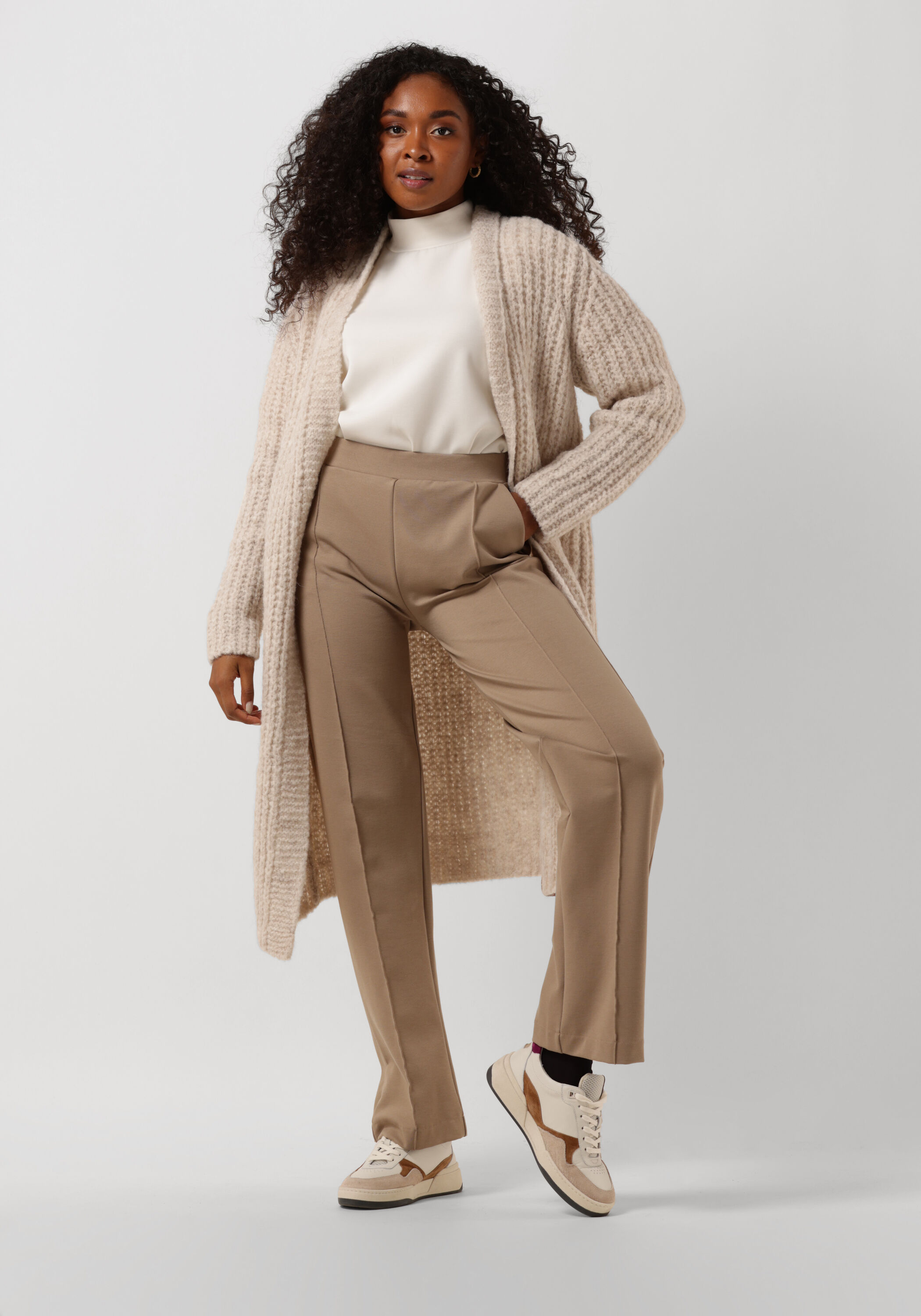 Beige MOSCOW Vest MILYO | Omoda