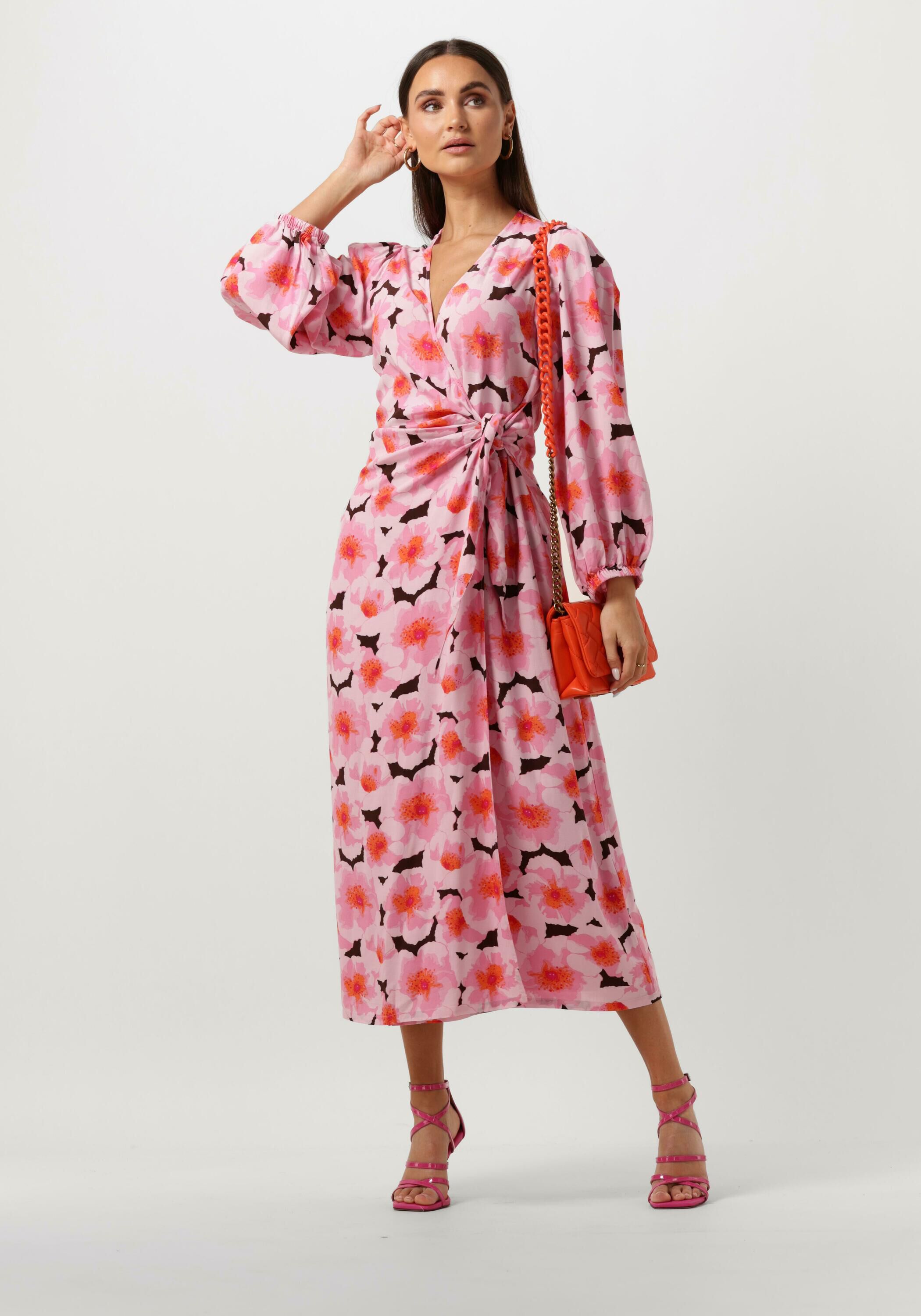 Roze CATWALK JUNKIE Maxi jurk DR PEONY WRAP | Omoda
