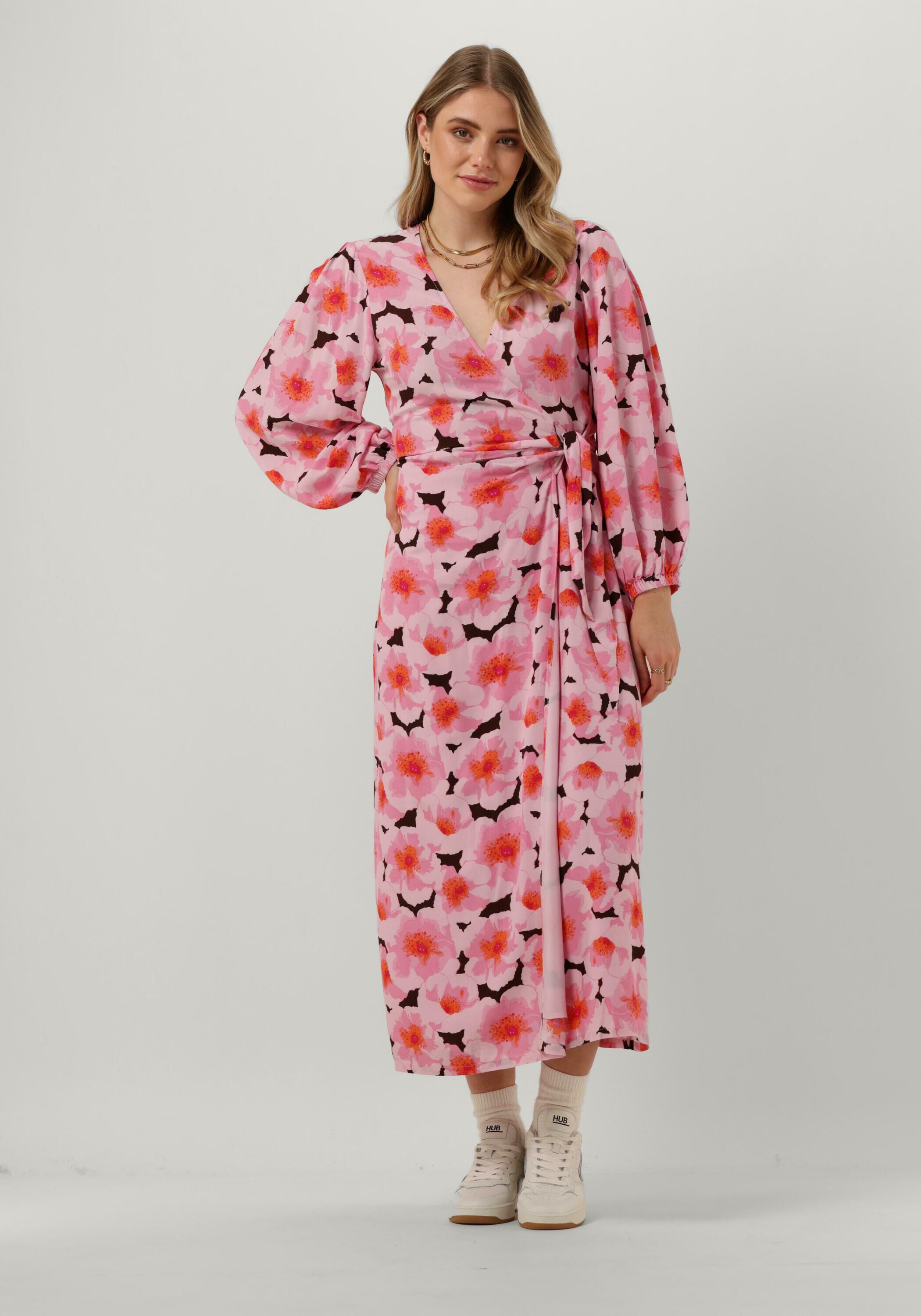 Roze CATWALK JUNKIE Maxi jurk DR PEONY WRAP | Omoda