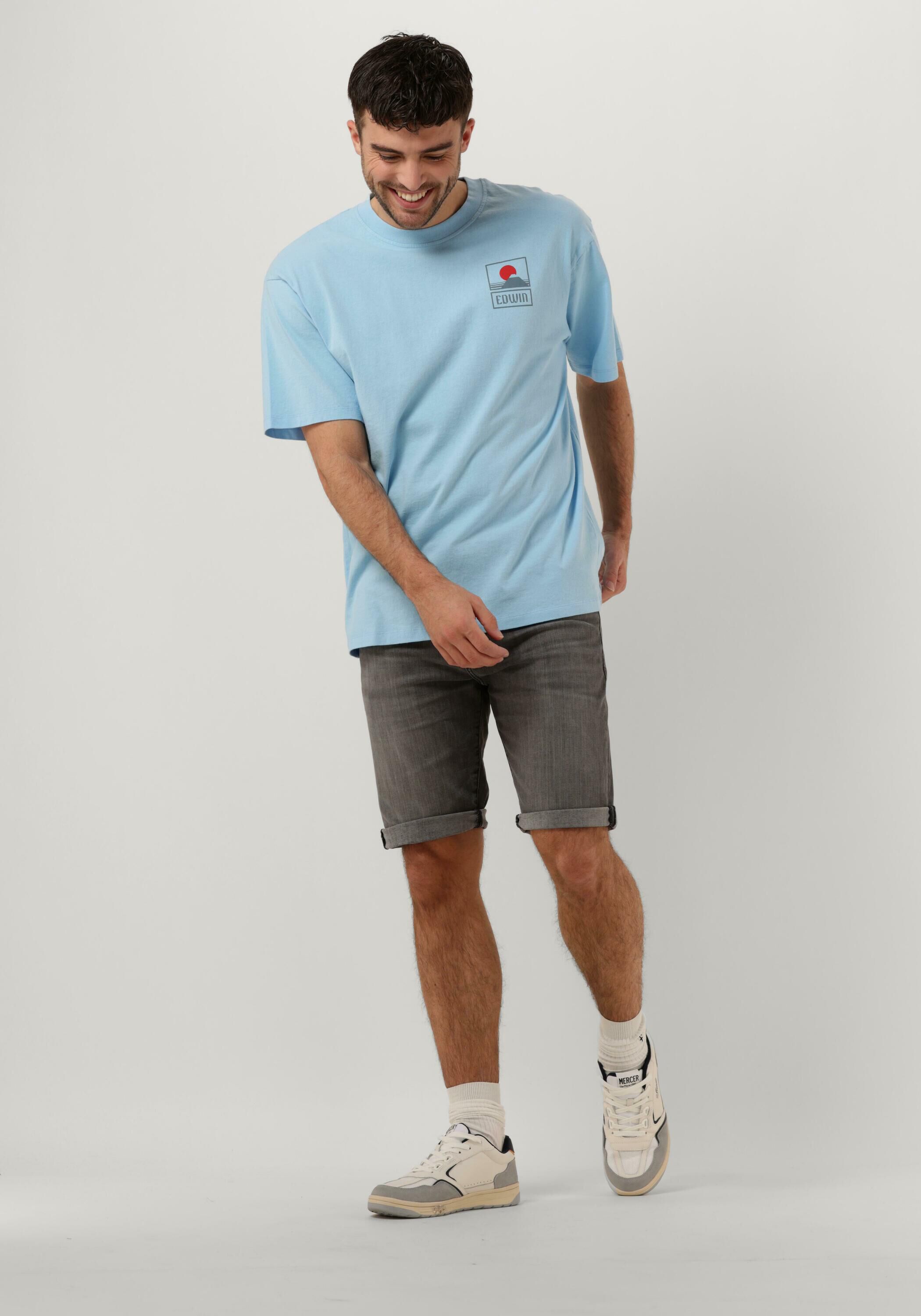 Lichtblauwe EDWIN T-shirt SUNSET ON MT FUJI TS SINGLE JERSEY | Omoda