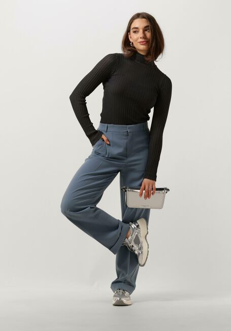 The fashion store that loves you back | Omoda