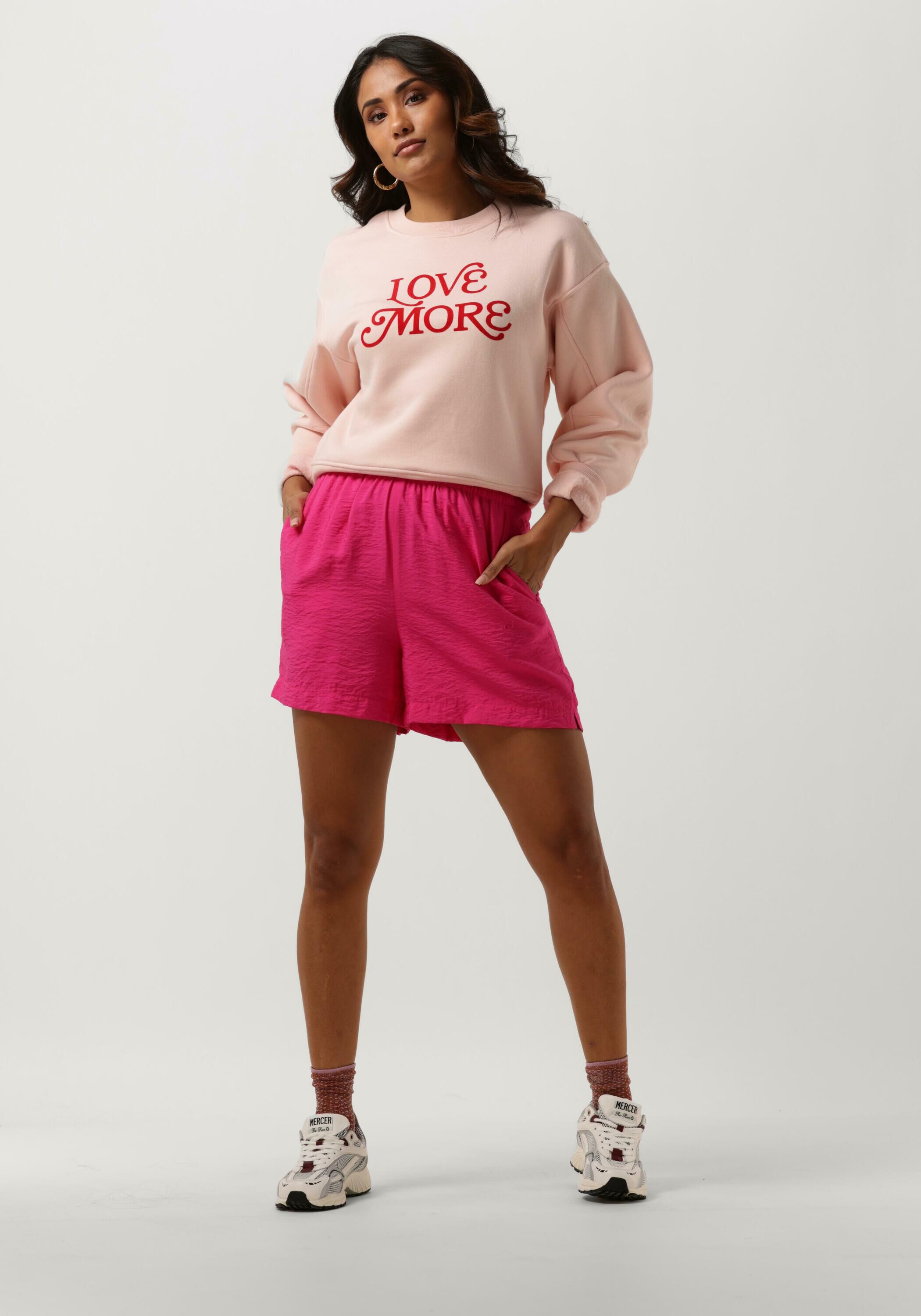 Roze CATWALK JUNKIE Trui SW LOVE MORE | Omoda