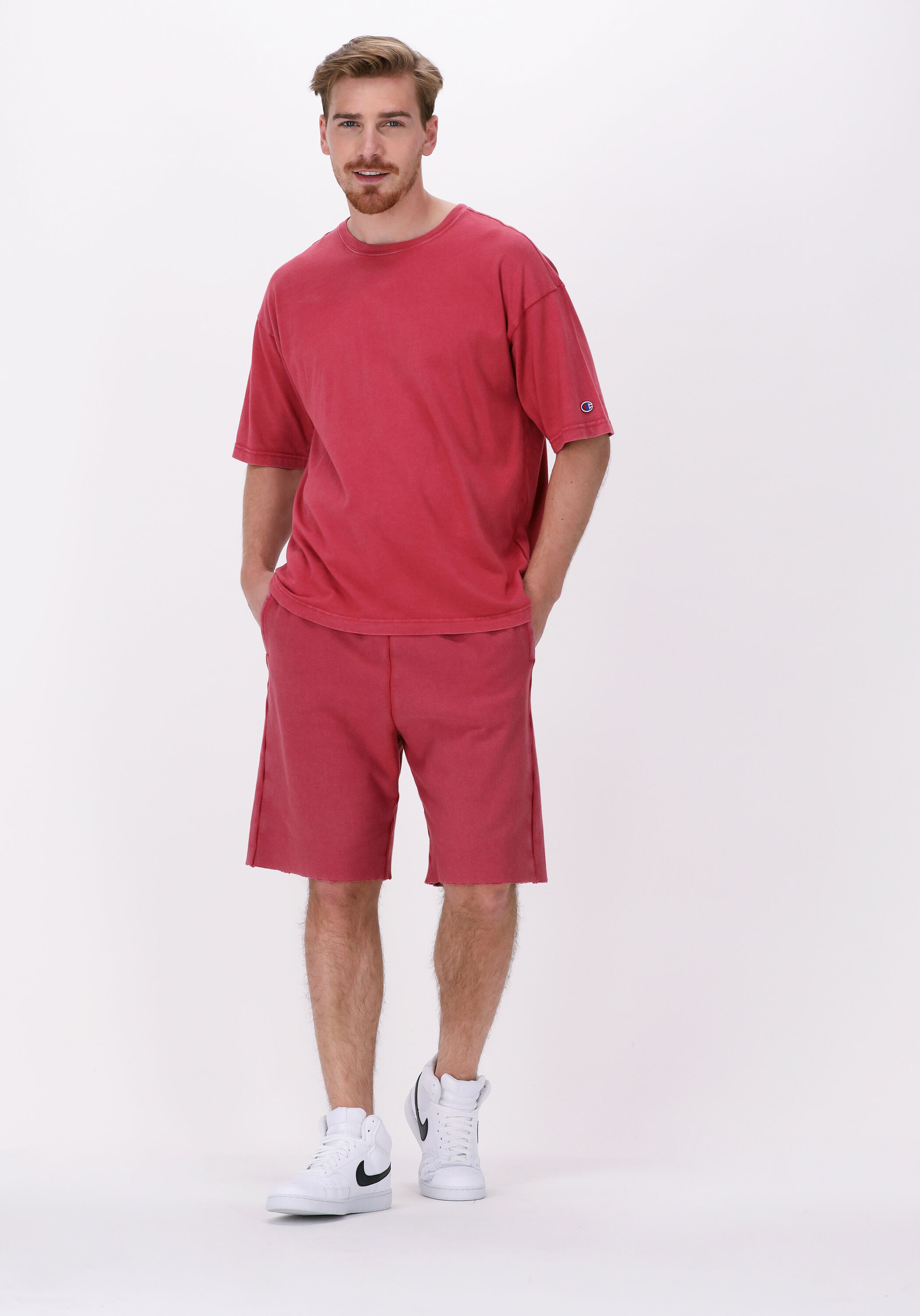 Rode CHAMPION Korte broek BERMUDA | Omoda