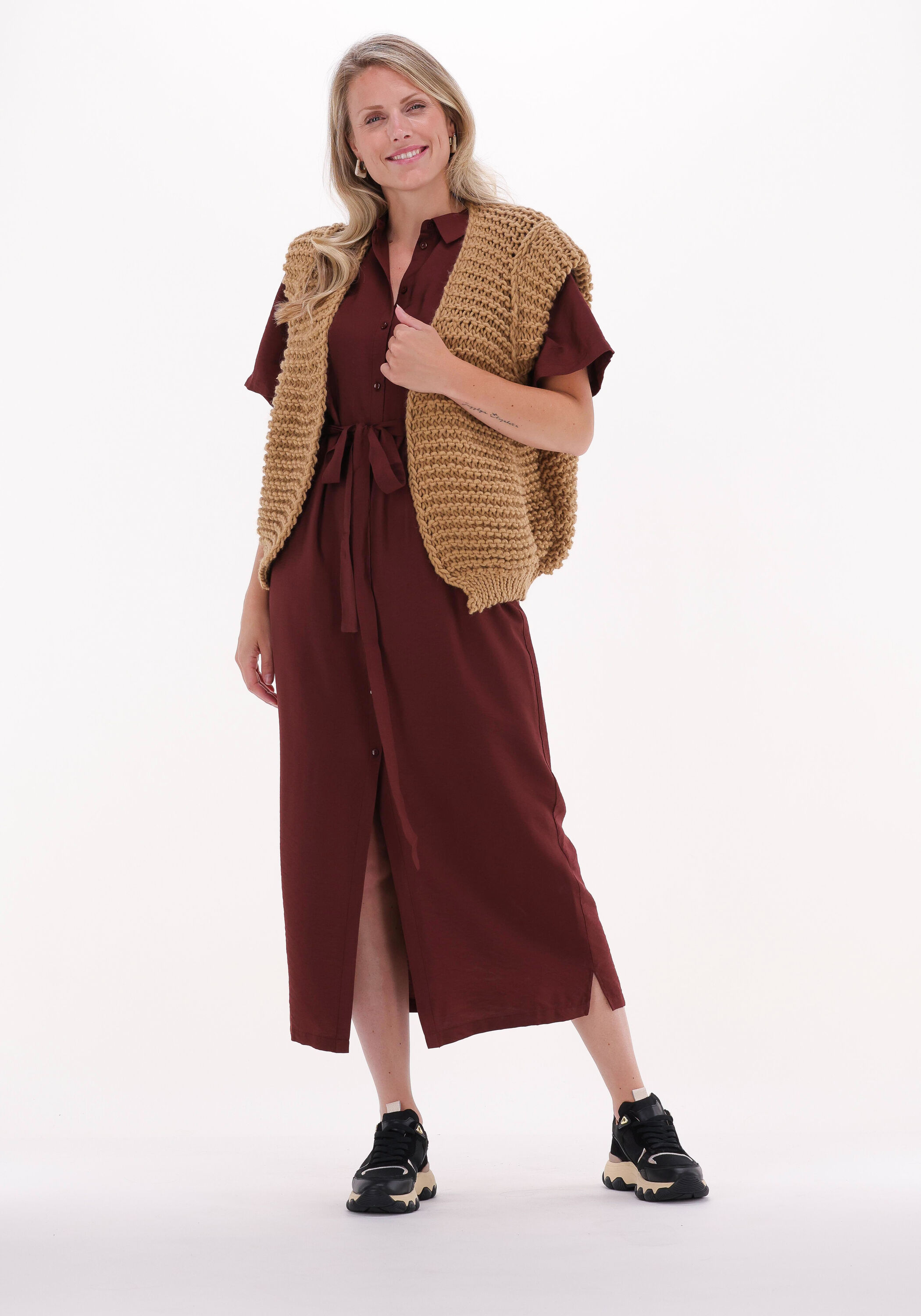 Roest ANOTHER LABEL Midi jurk SANGO DRESS S/S | Omoda