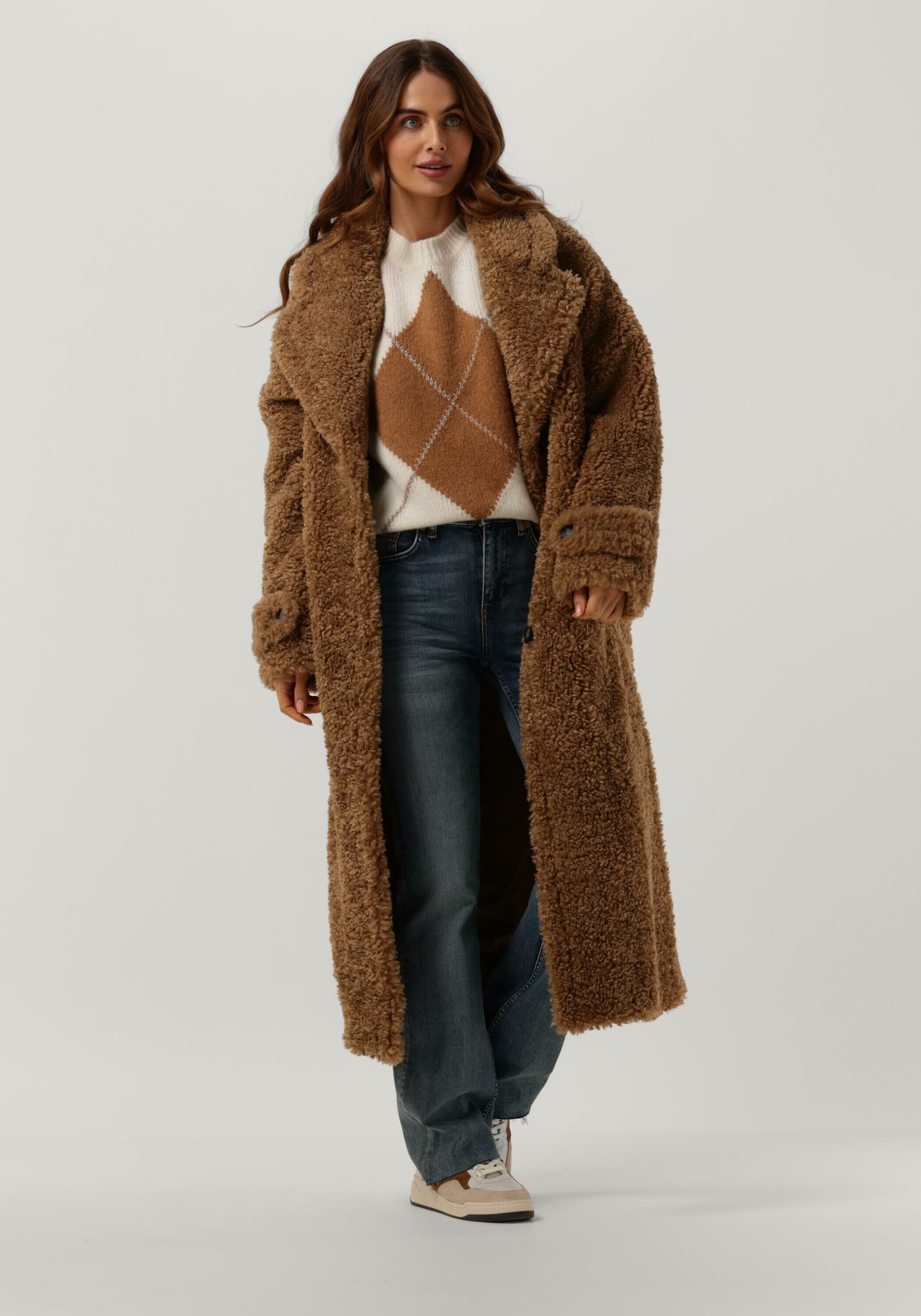 Bruine BEAUMONT Teddy jas TEDDY STATEMENT COAT | Omoda