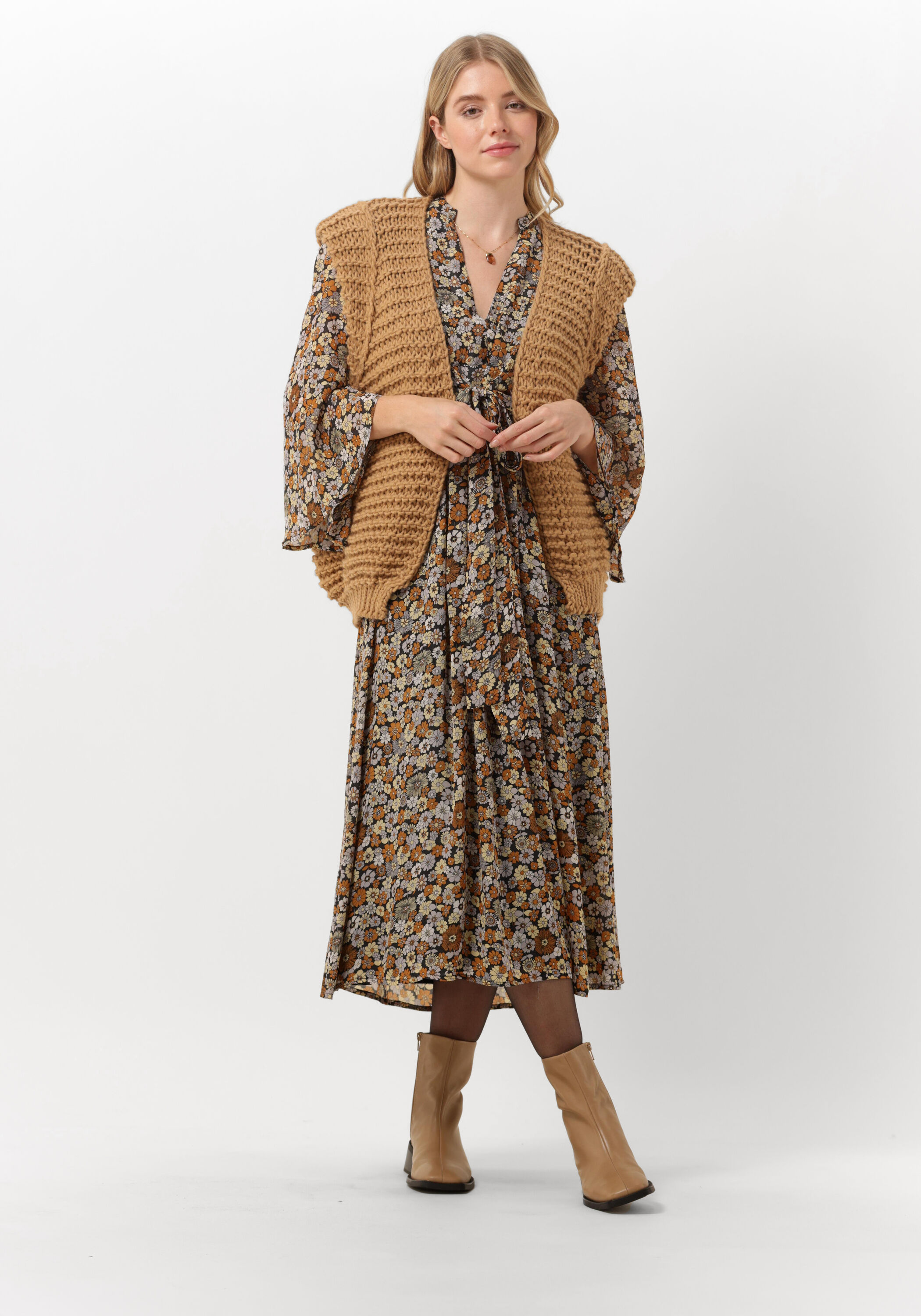 Camel NOTRE-V Gilet KNIT GILET | Omoda