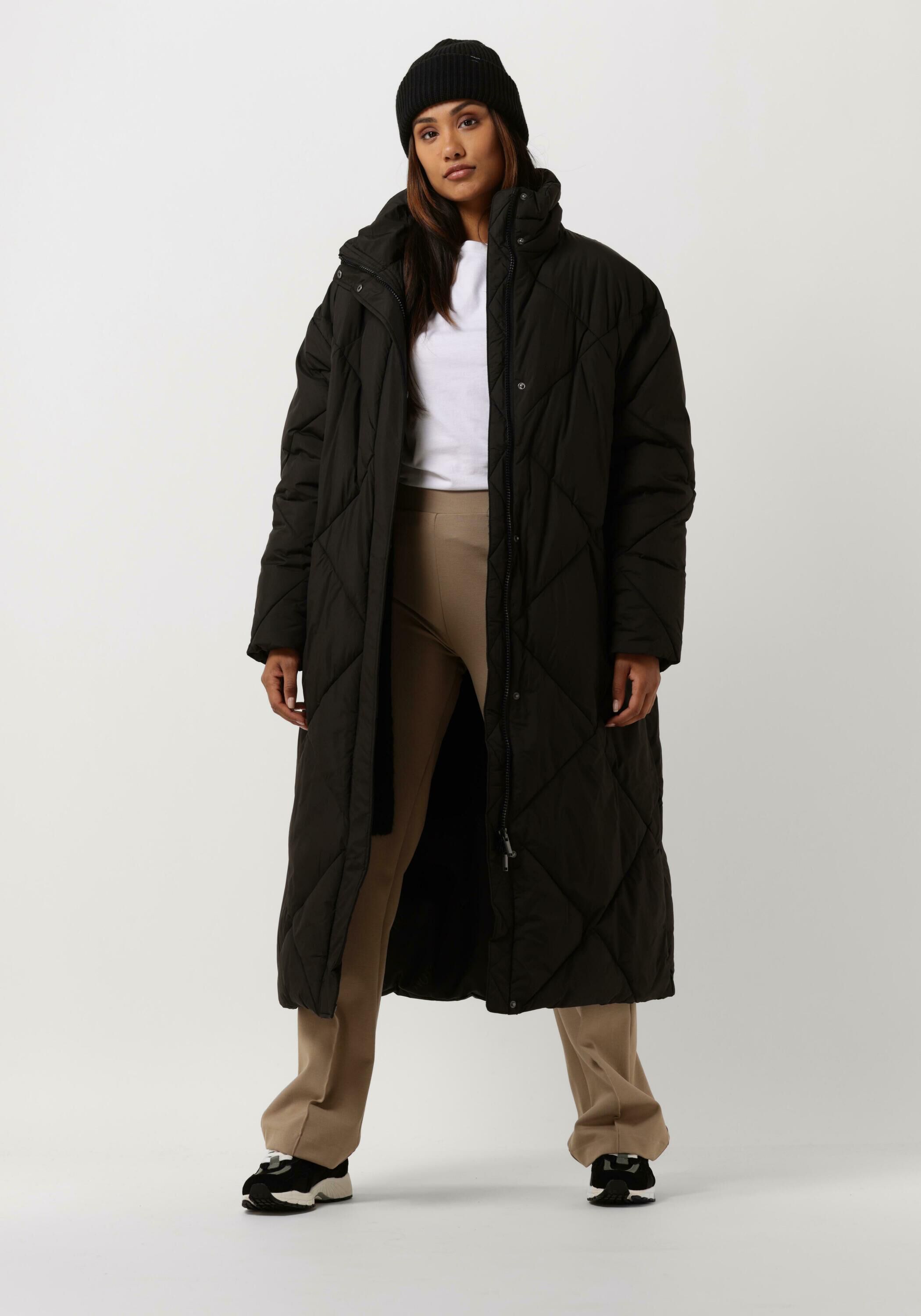 Zwarte NOTRE-V Gewatteerde jas PUFFER DIAMOND | Omoda