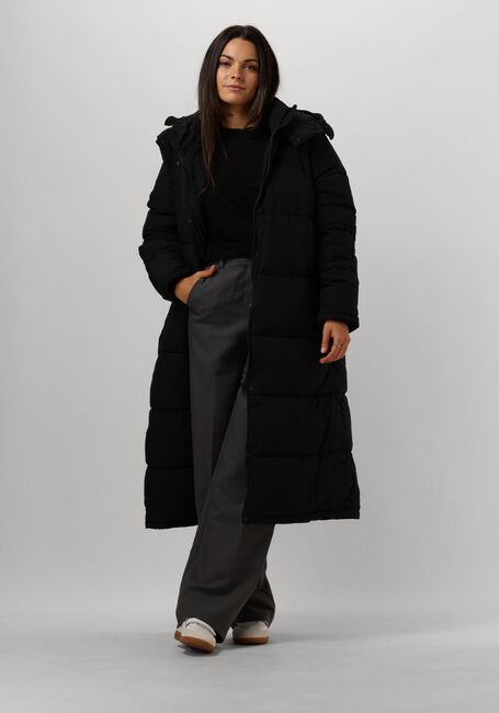 The fashion store that loves you back | Omoda