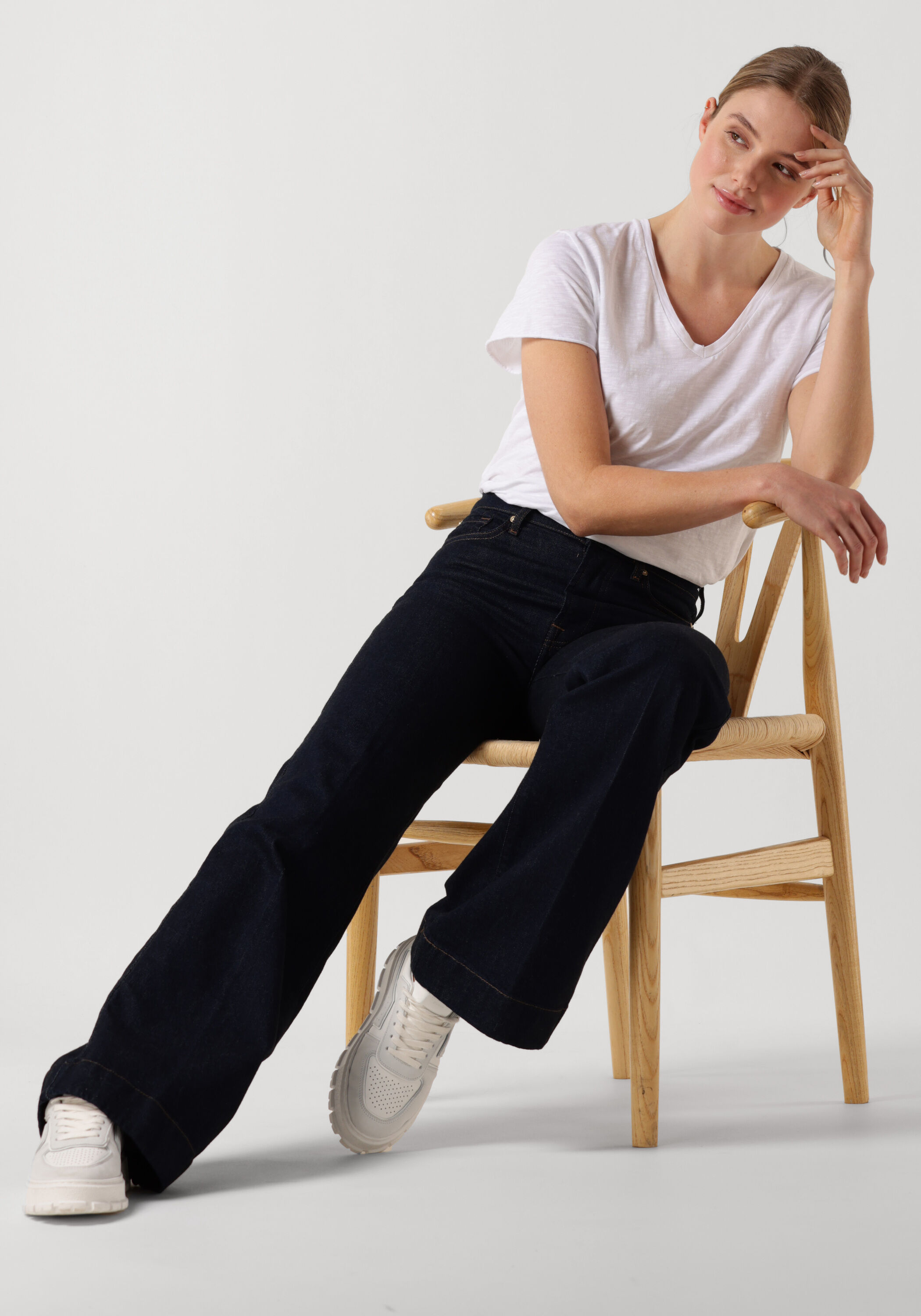 Donkerblauwe 7 FOR ALL MANKIND Flared jeans MODERN DOJO ROYAL WITH ...