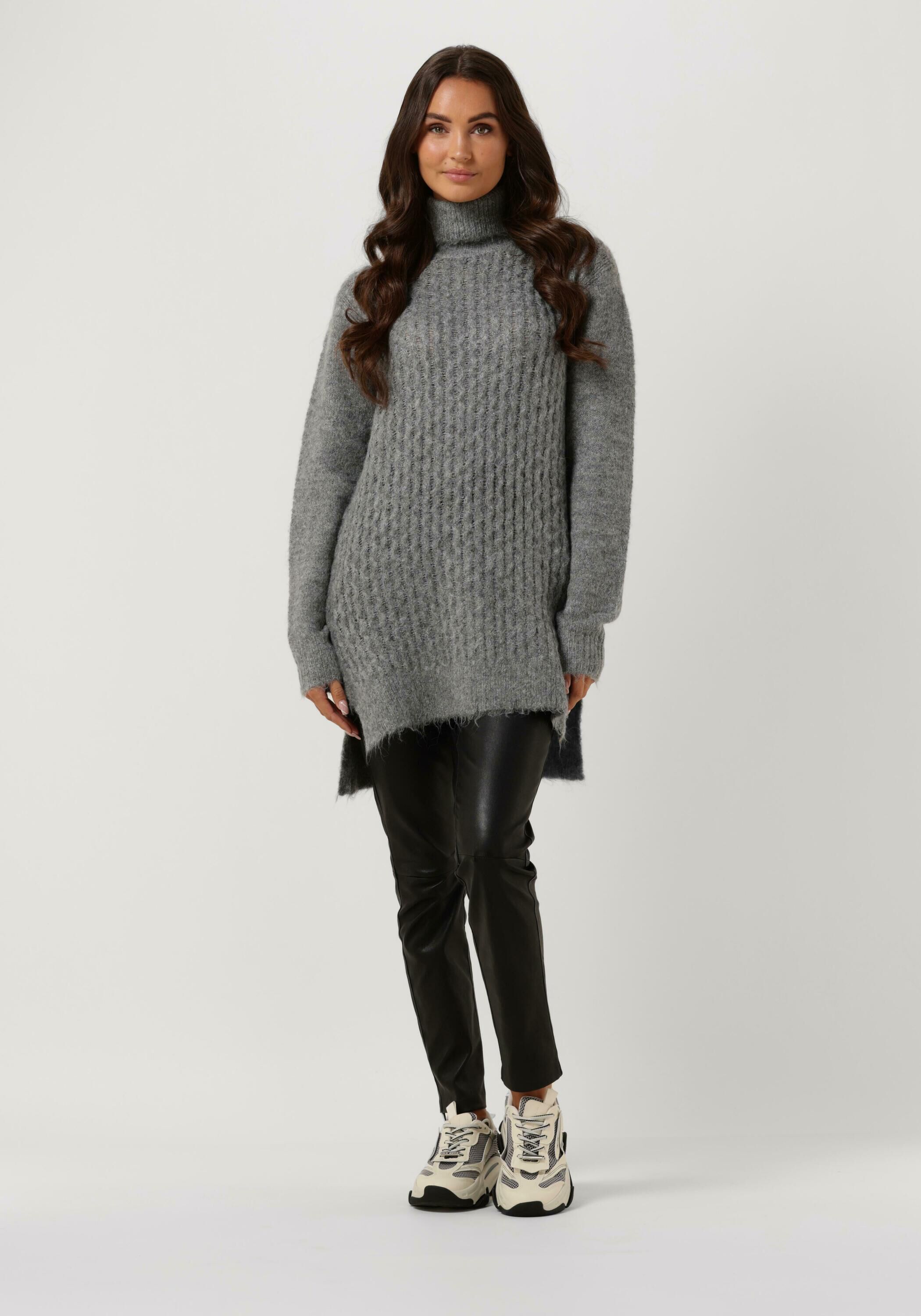 Grijze SIMPLE Sweater GIO KNIT-REC-PES-MER-22-3 | Omoda