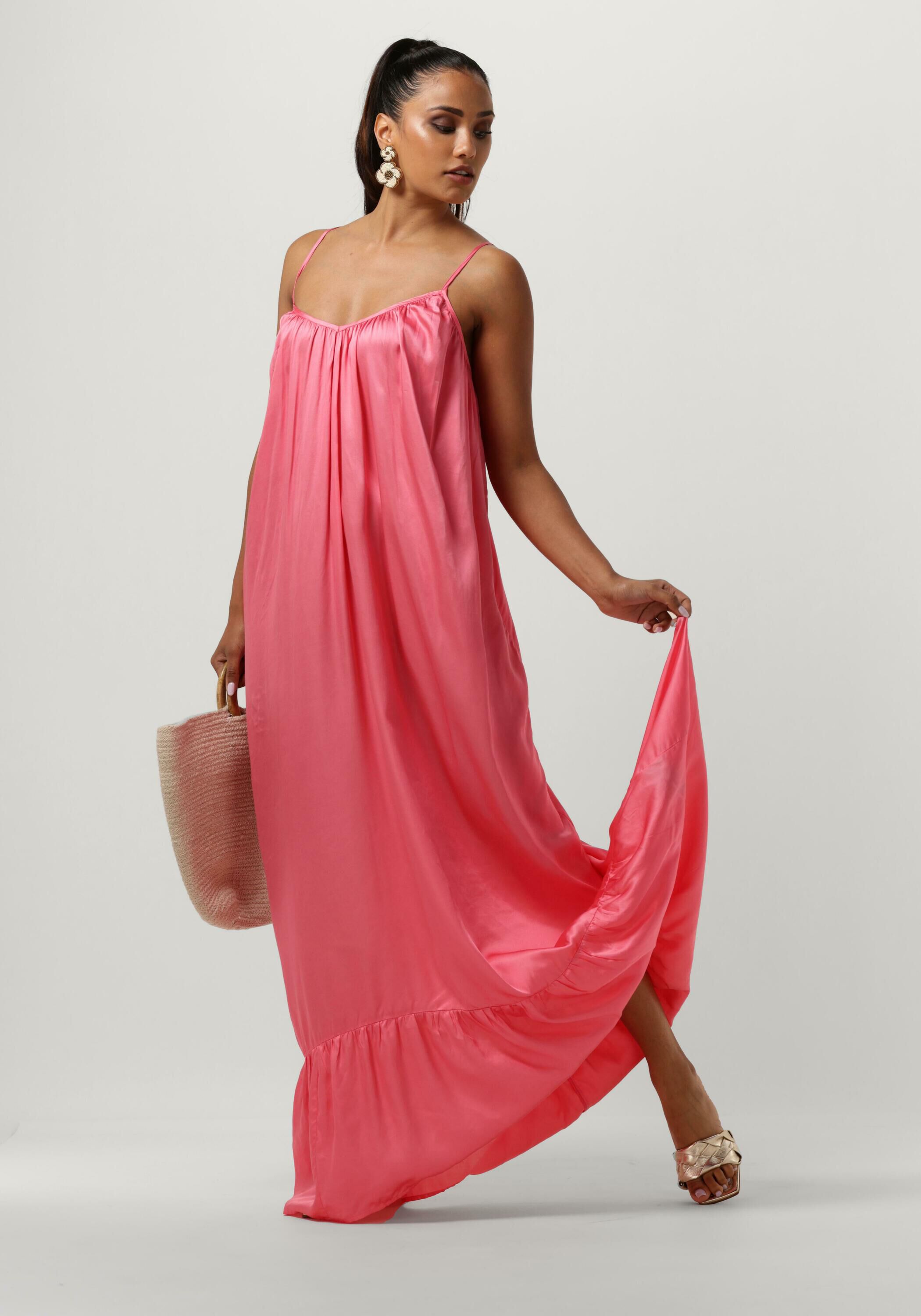 Roze NOTRE-V Maxi jurk X FLORINE - ES CUBELLS DRESS | Omoda