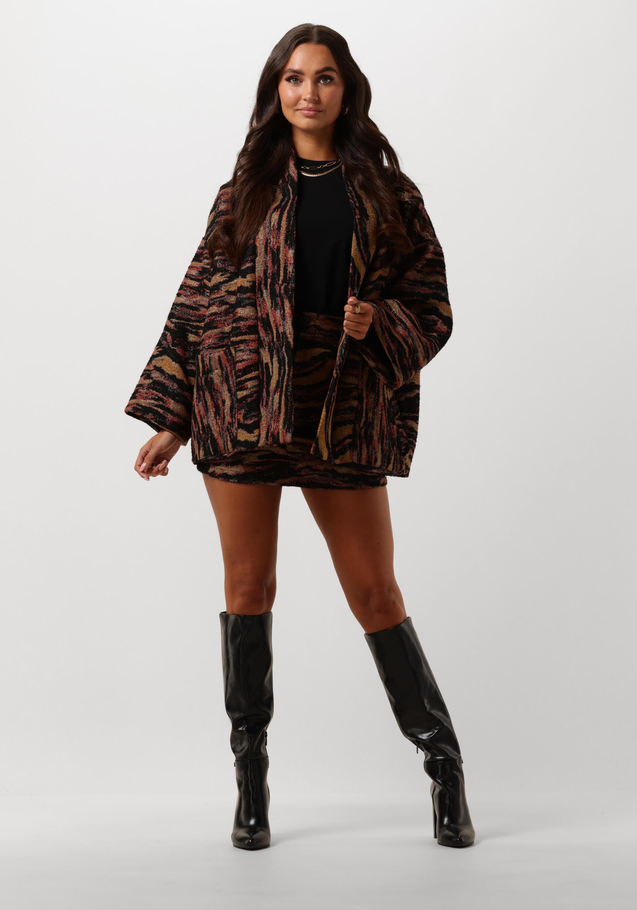 Oranje AMAYA AMSTERDAM Vest STELLA KIM | Omoda