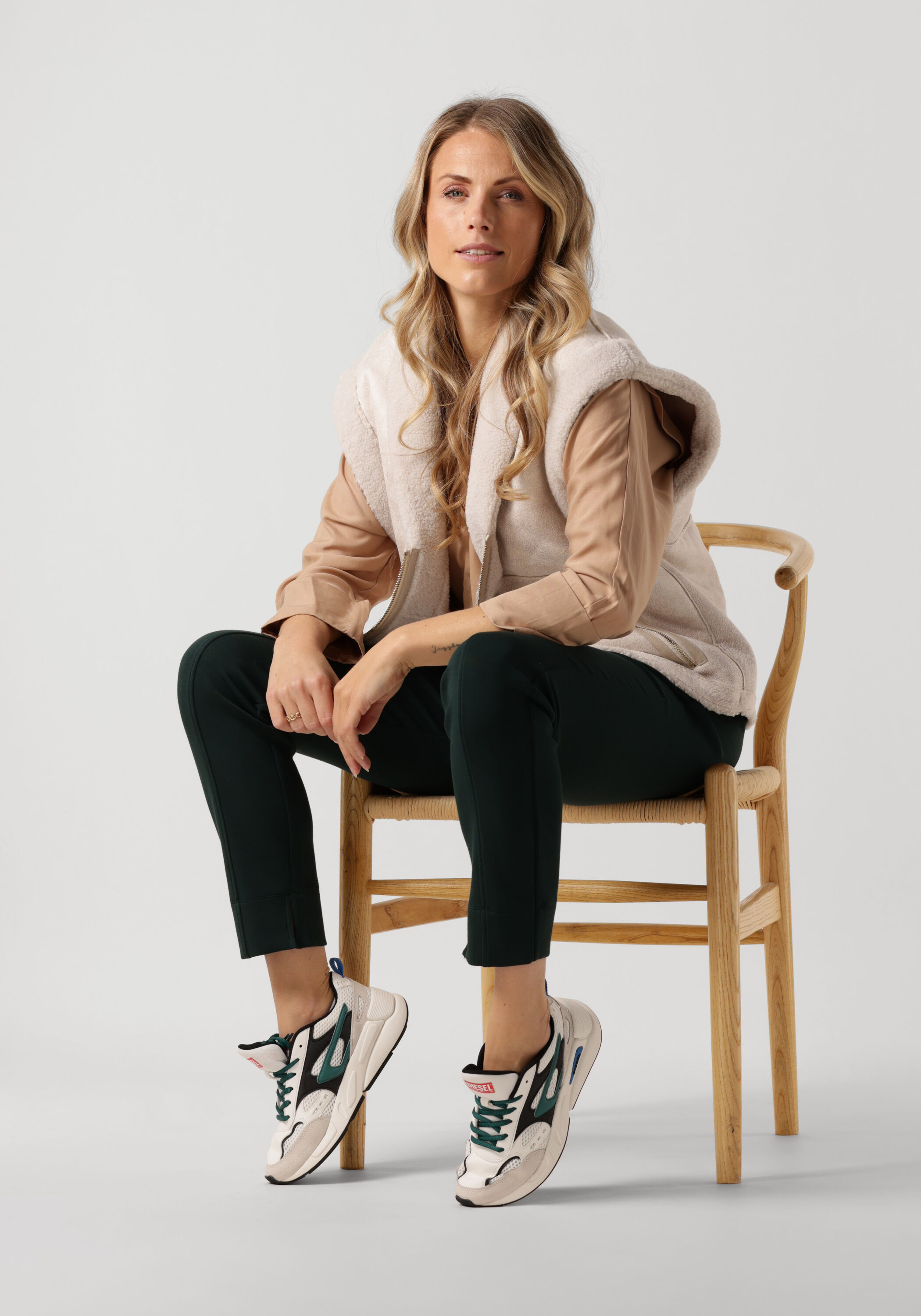 Groene SIMPLE Joggingbroek JAYNE JER-MODAL-22-3 | Omoda