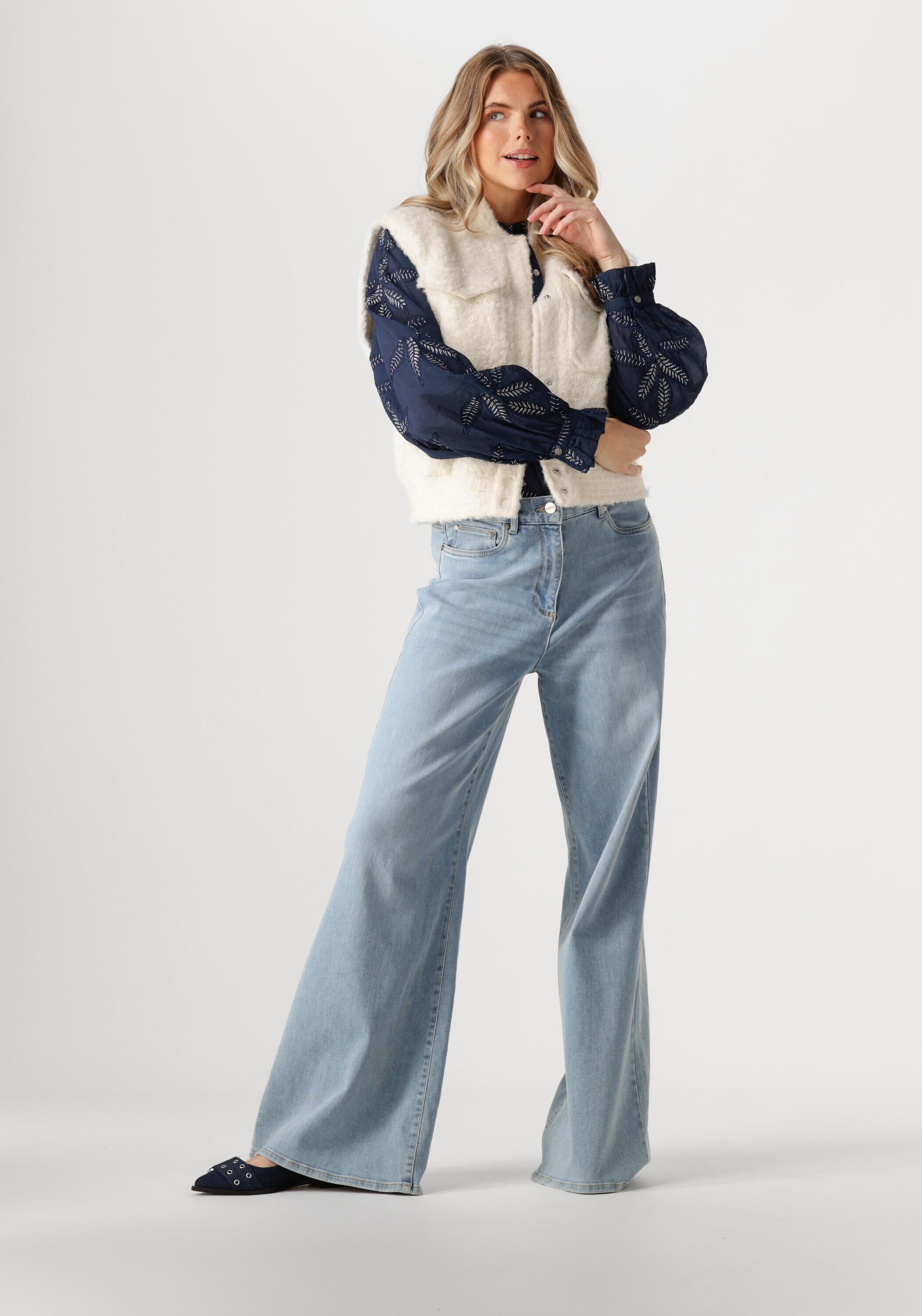 Witte NUKUS Gilet MIA GILET BOUCLE | Omoda