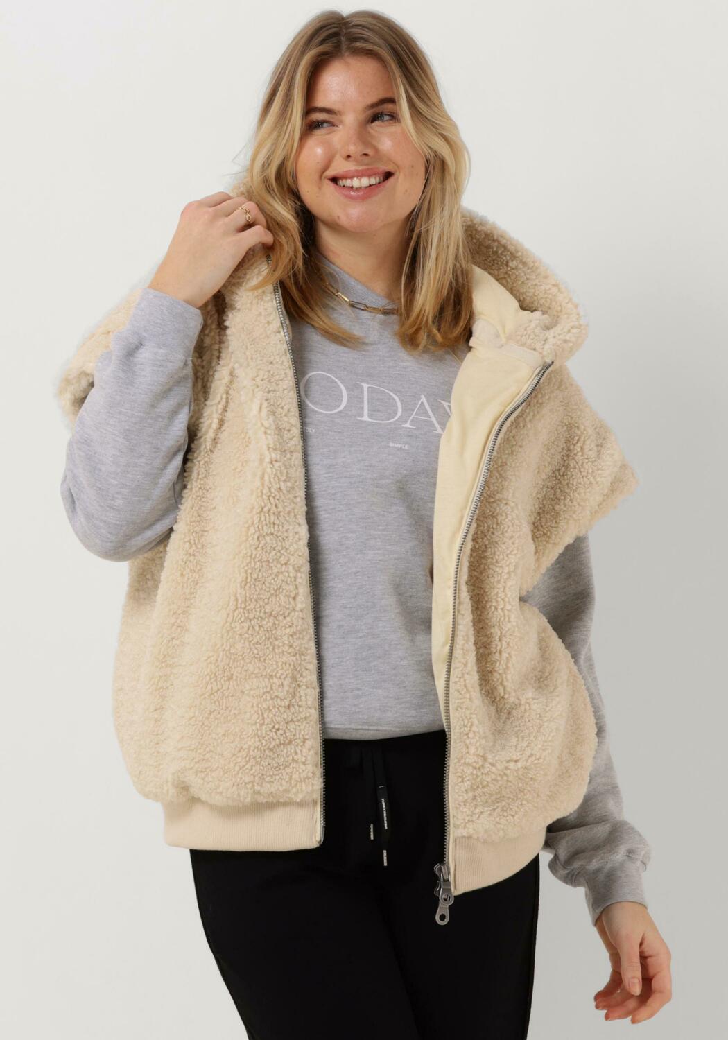 Beige 10DAYS Bodywarmer OVERSIZED BODYWARMER TEDDY | Omoda