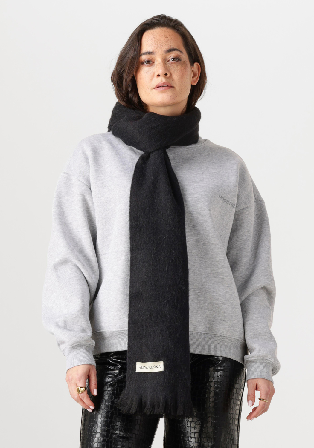 Zwarte ALPACA LOCA Sjaal 3 SCARF | Omoda