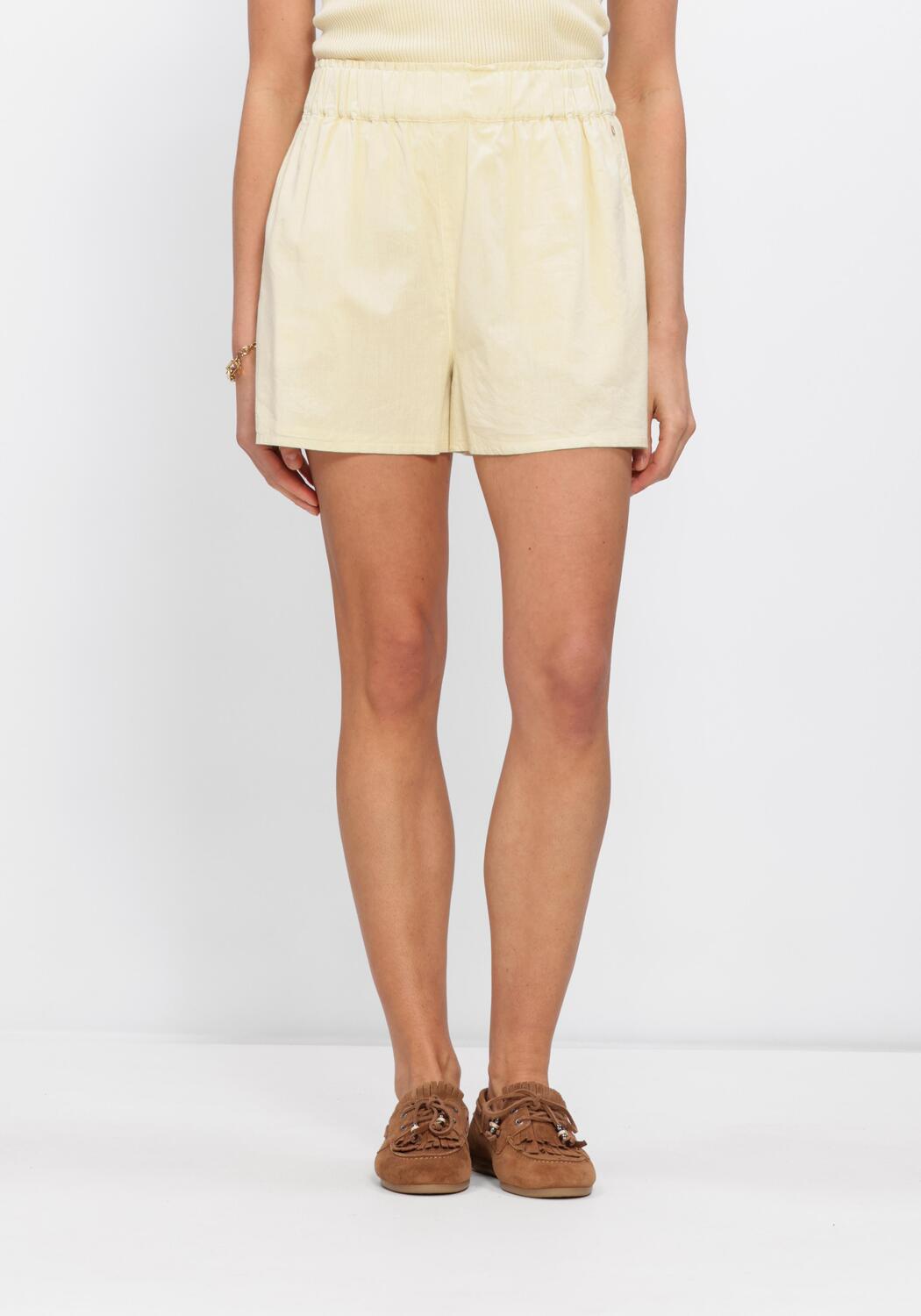 Butter yellow IBANA Korte broek SARINA | Omoda
