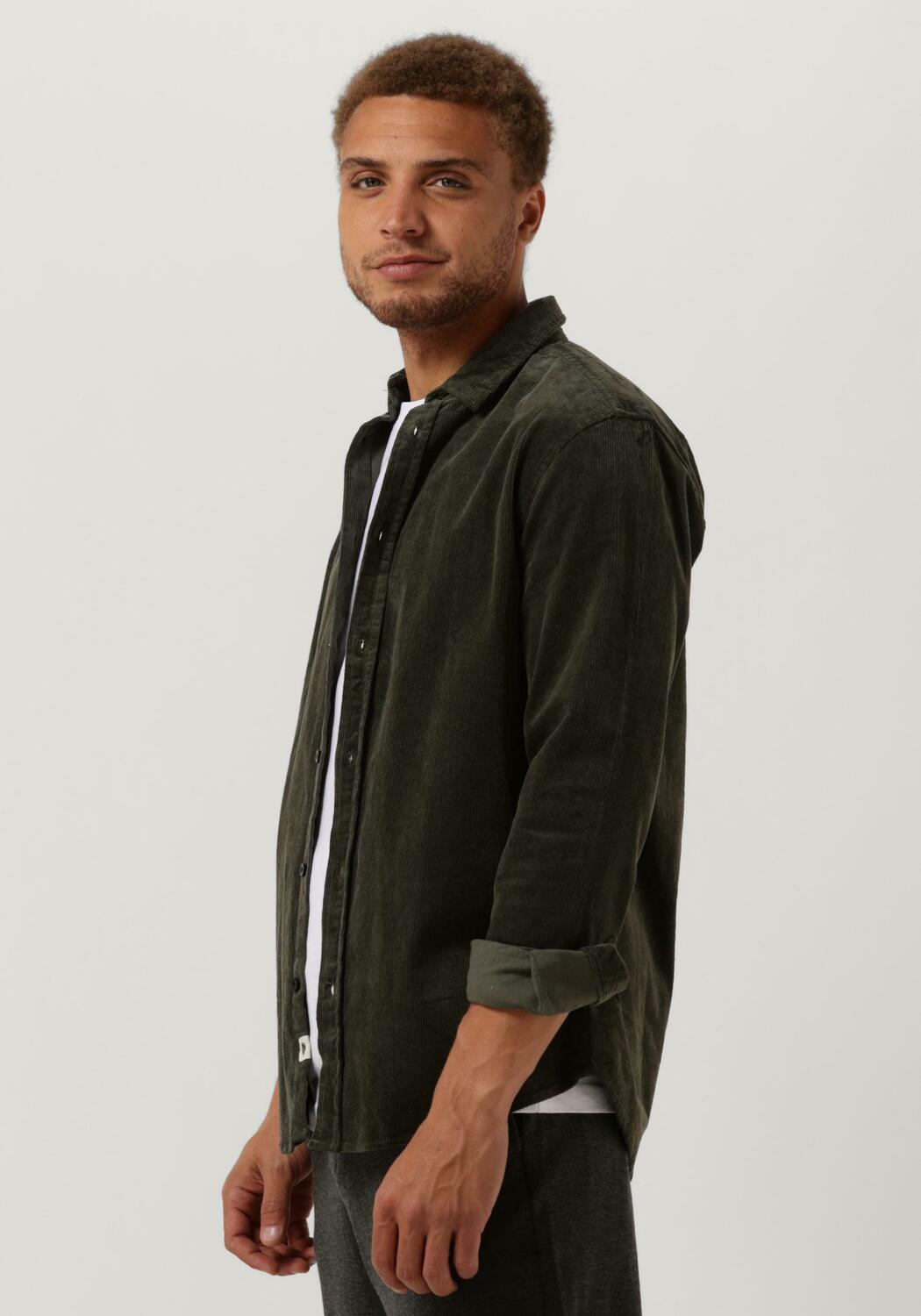 Donkergroene ANERKJENDT Overshirt AKLEIF CORDUROY SHIRT | Omoda