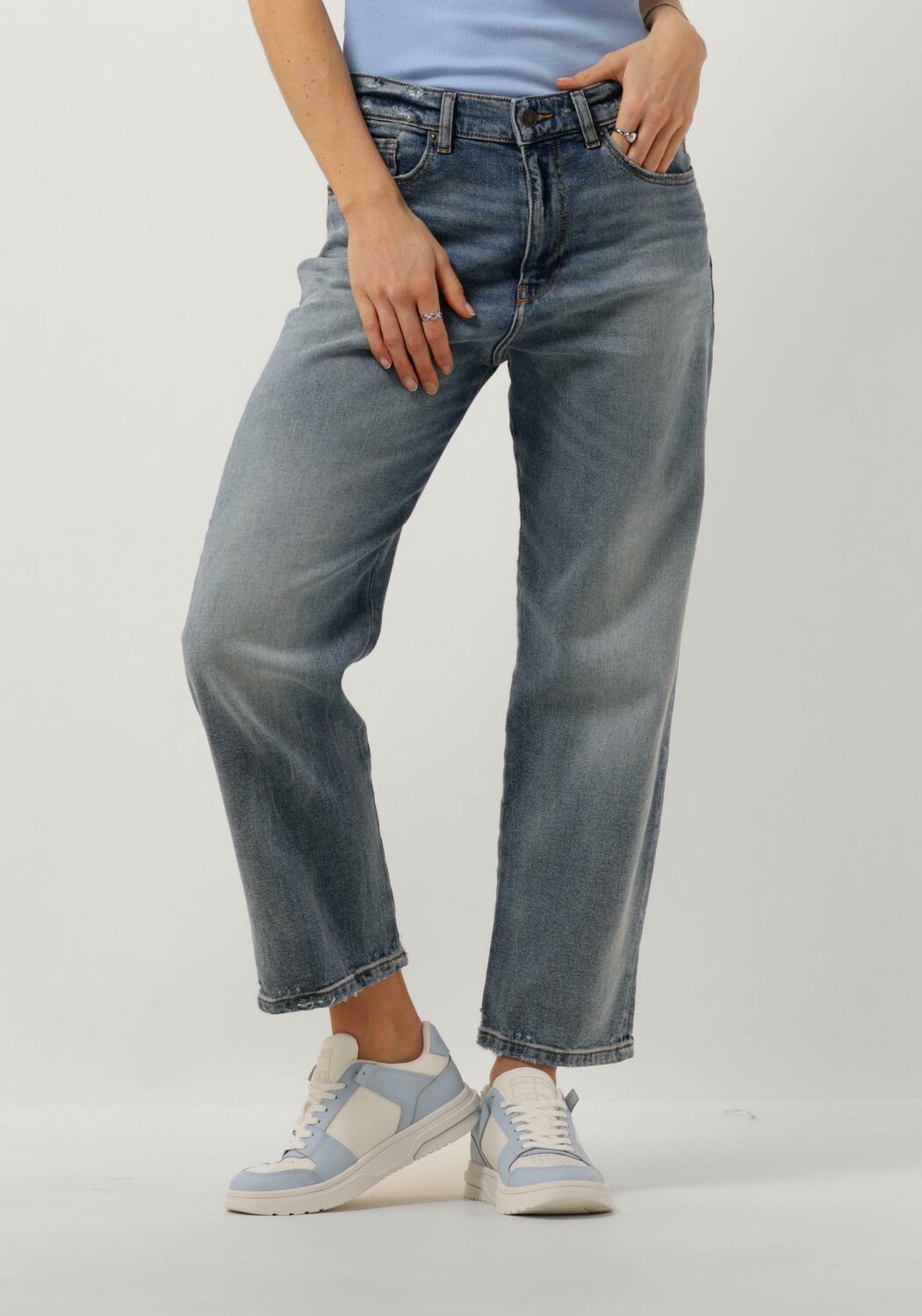 Lichtblauwe DIESEL Mom jeans 2016 D-AIR | Omoda