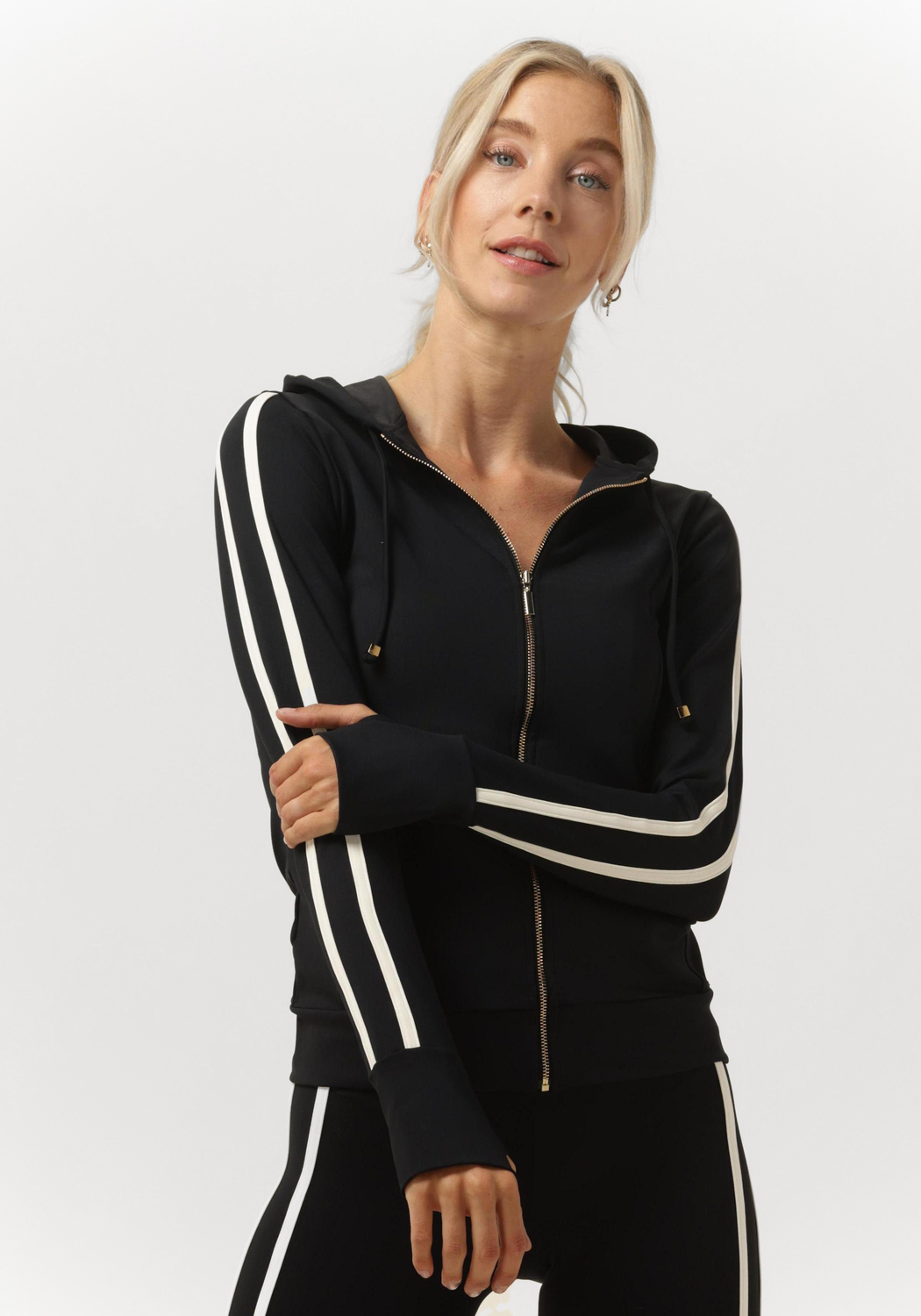 Zwarte DEBLON SPORTS Vest ZOE HOODED VEST | Omoda