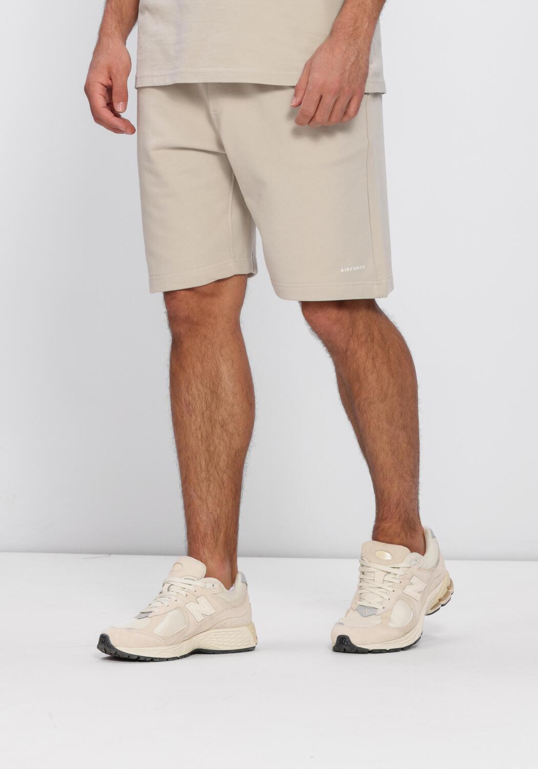 Beige AIRFORCE Korte broek BASIC SHORT | Omoda