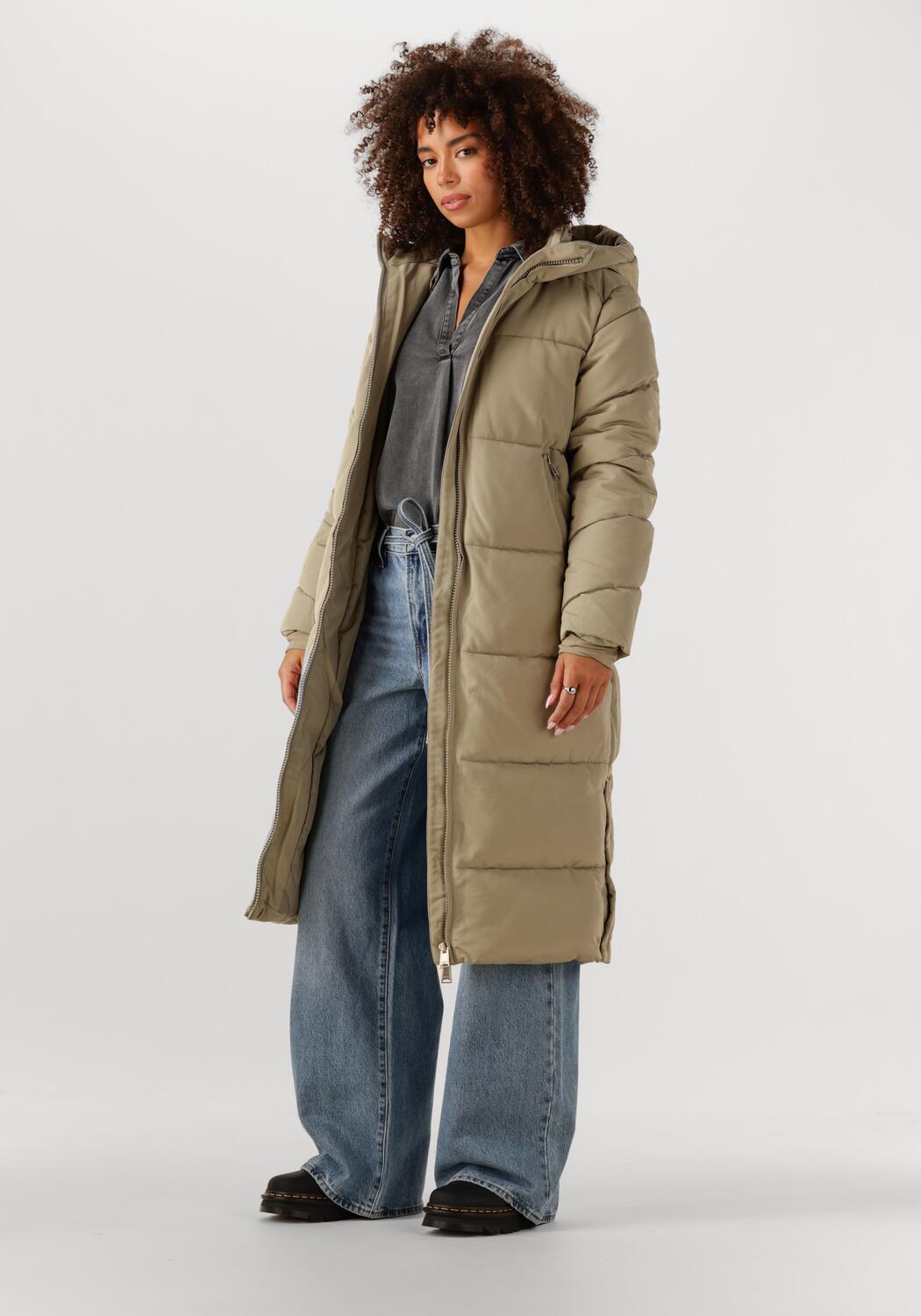 Zand WITHBLACK Gewatteerde jas WBLGLORIAN LONG PUFFER JACKET | Omoda