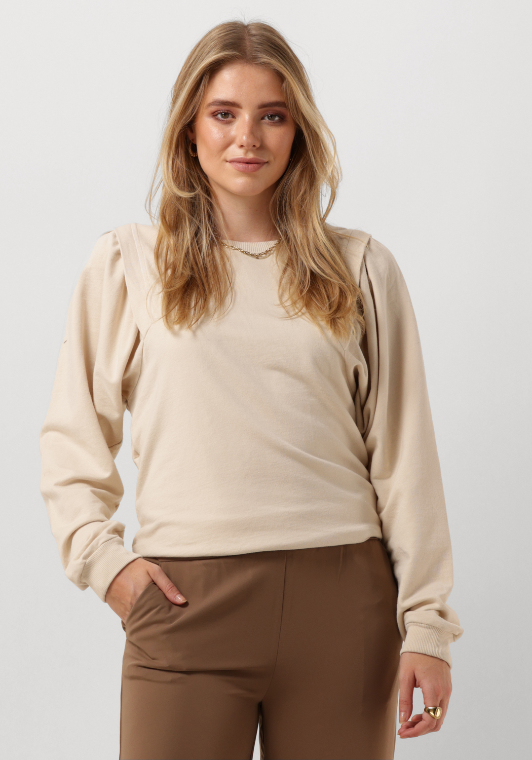 Creme RUBY TUESDAY Trui TIMOTHEE SWEAT TOP WITH SHOULDER DETAIL | Omoda