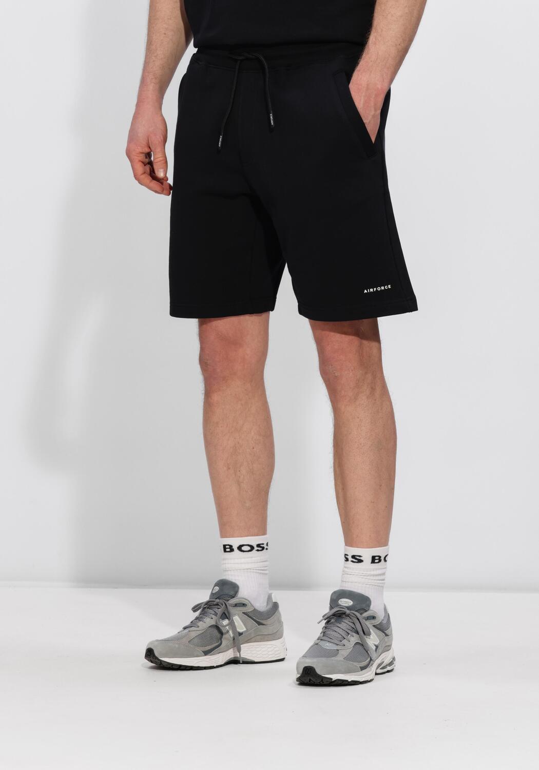 Zwarte AIRFORCE Korte broek BASIC SHORT | Omoda