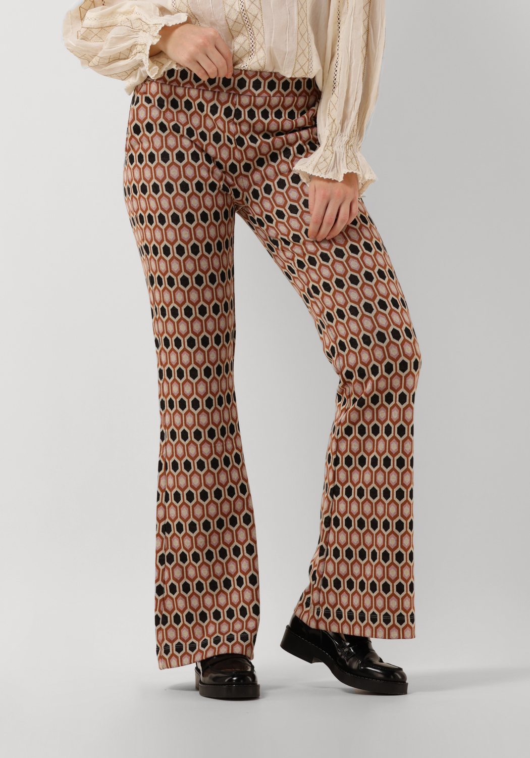 Multi SUMMUM Flared broek TROUSERS HONEYCOMB JACQUARD | Omoda