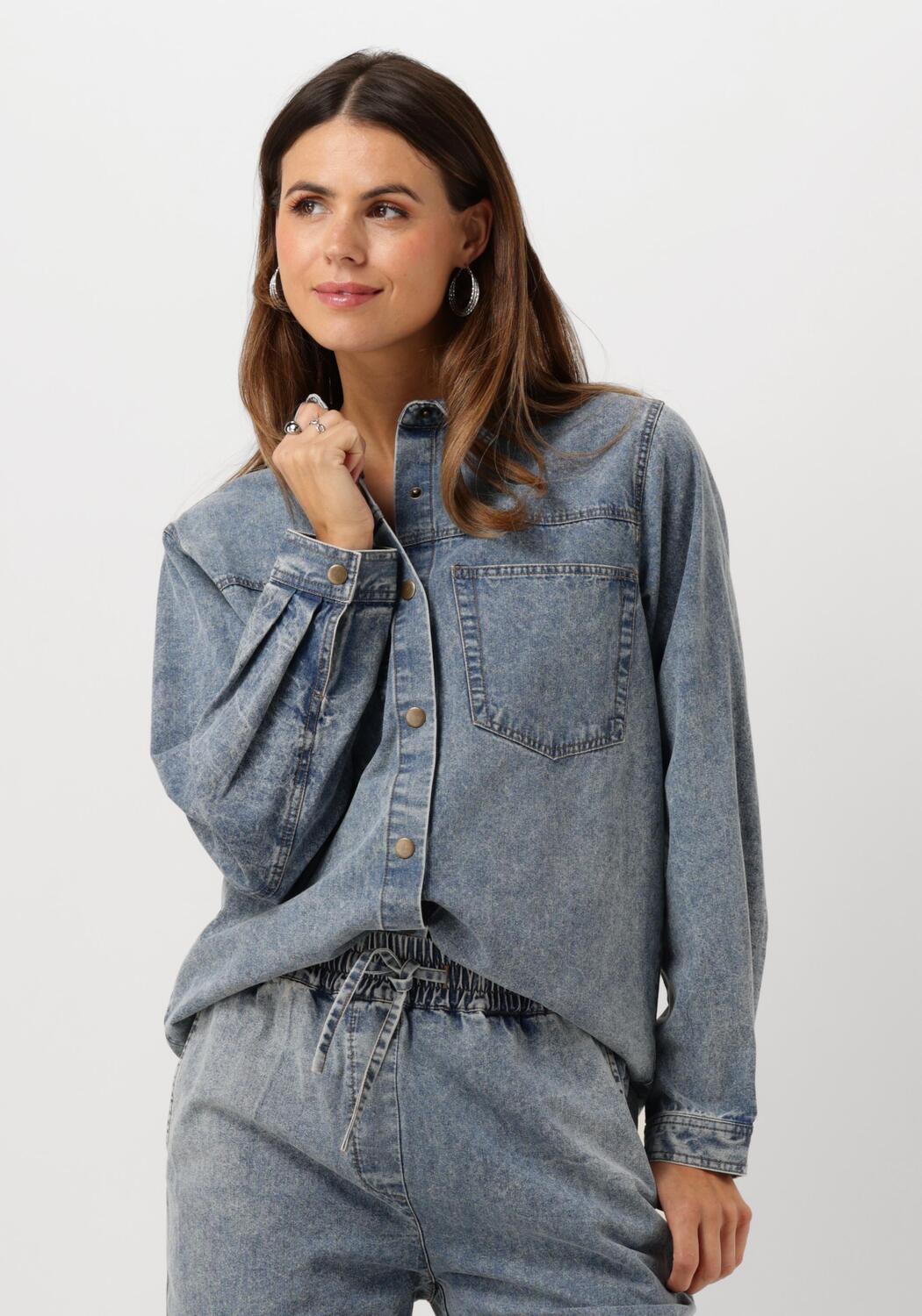 Lichtblauwe LOLLYS LAUNDRY Blouses MEGLL SHIRT LS | Omoda