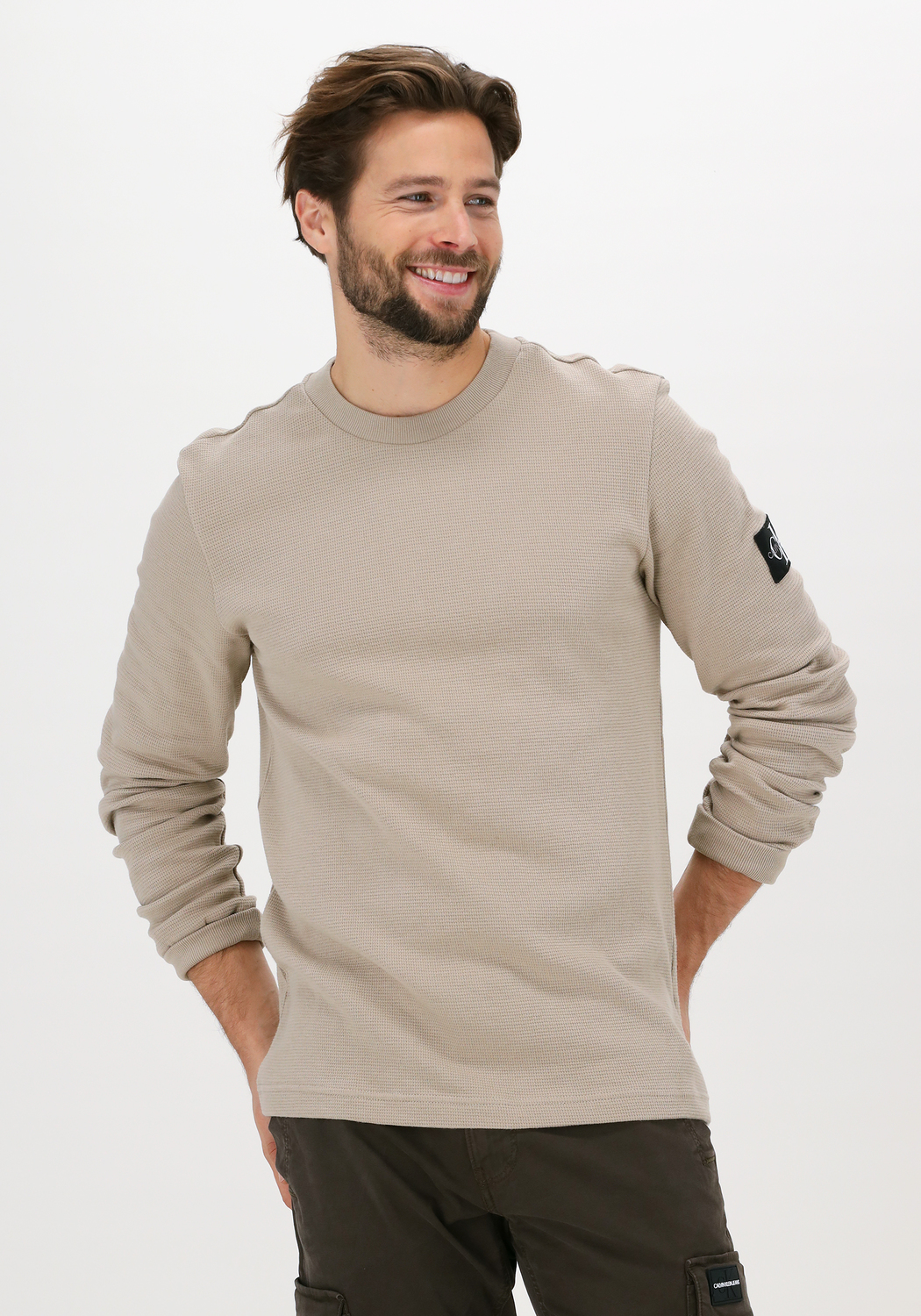 Beige CALVIN KLEIN Sweater BADGE WAFFLE LS TEE | Omoda