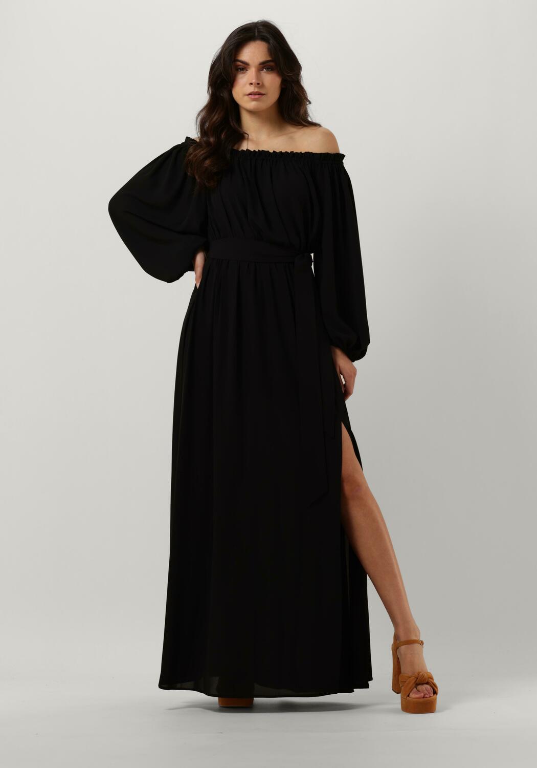 Zwarte ACCESS Maxi jurk OFF-THE-SHOULDERS MAXI DRESS | Omoda
