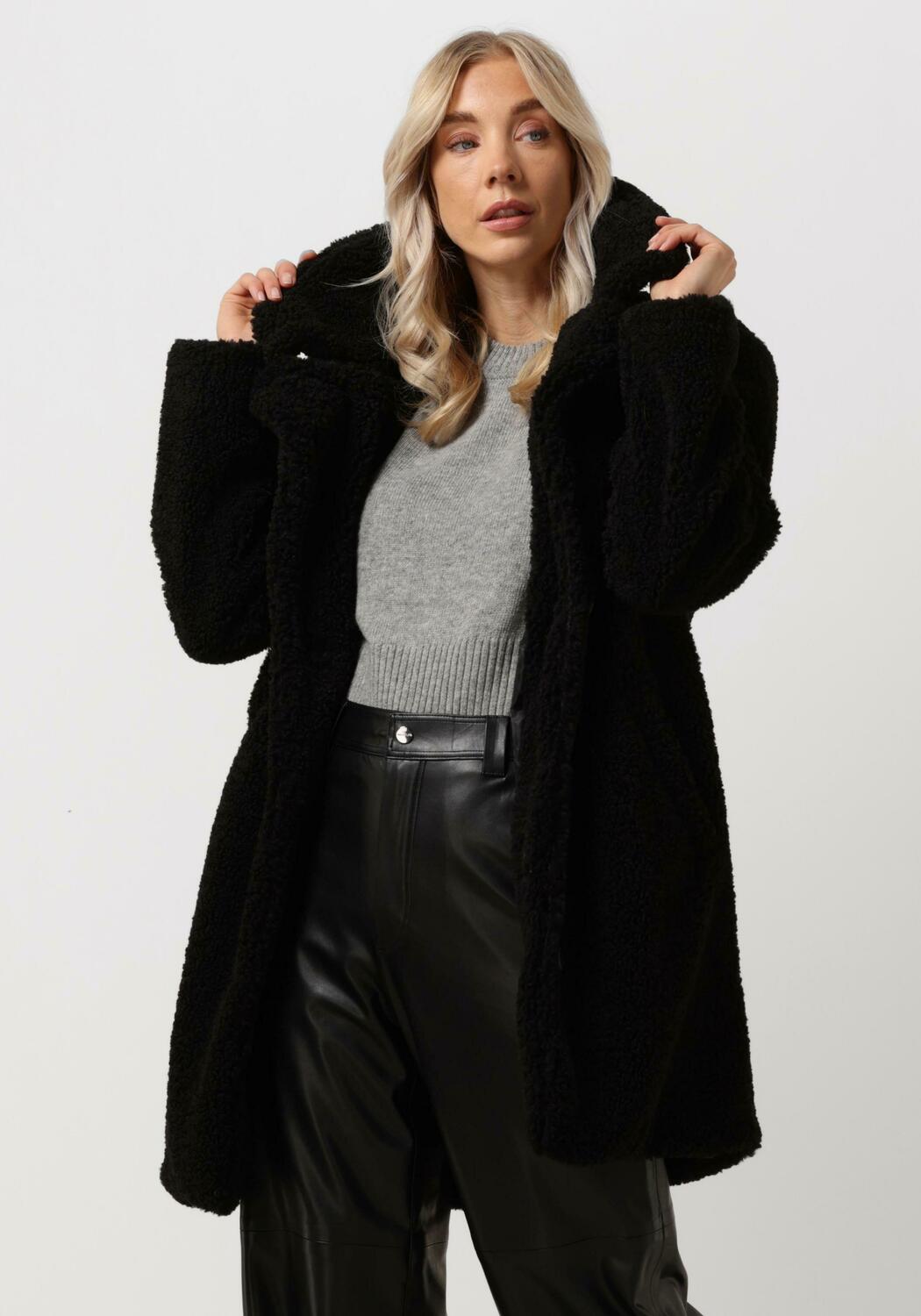 Zwarte NOTRE-V Teddy jas TEDDY COAT SHORT | Omoda