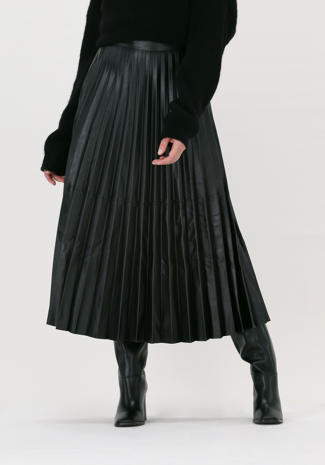 Zwarte SIMPLE Plissé rok J-LO | Omoda