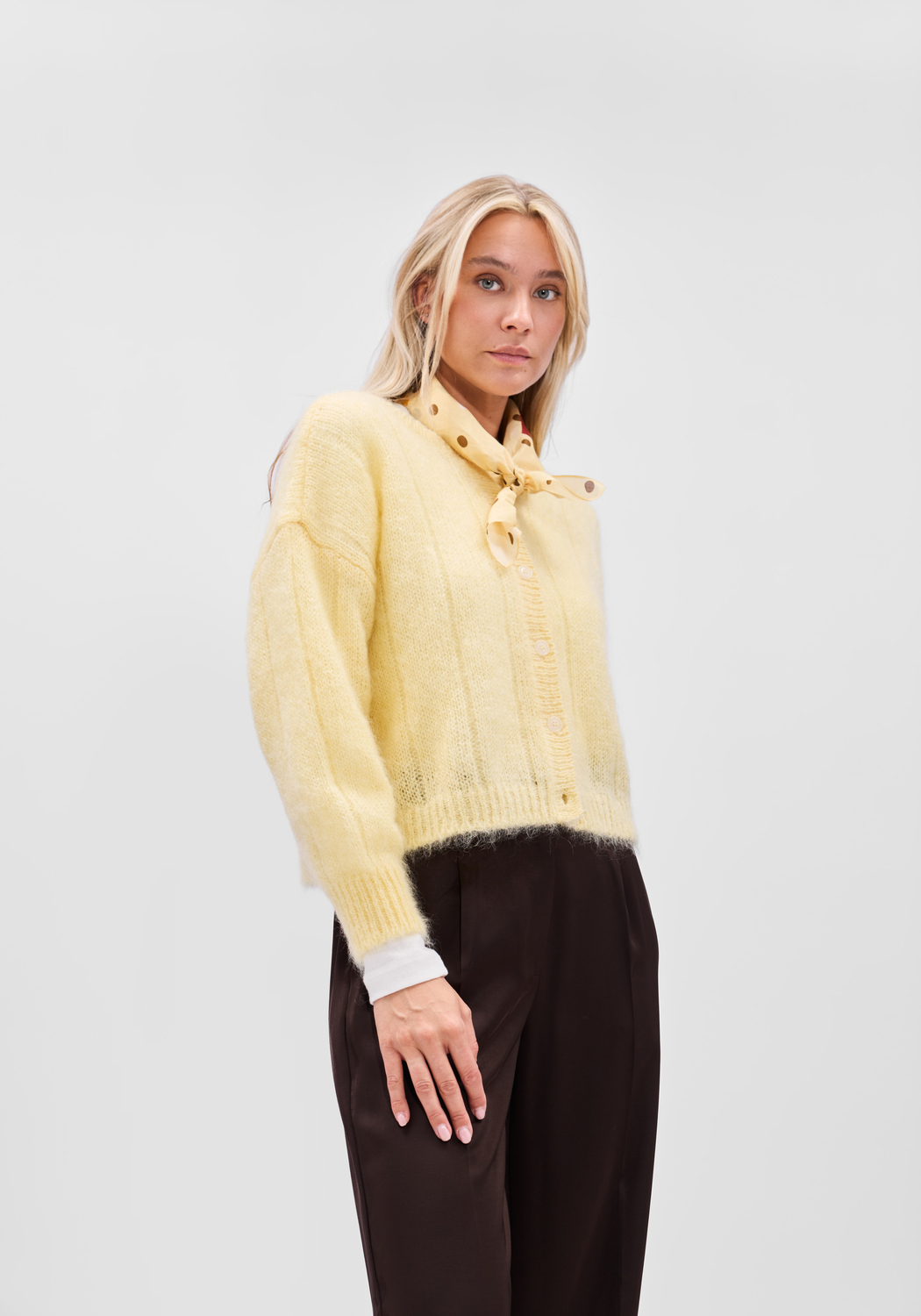 Butter yellow DES PETITS HAUTS Vest CHOUETTE | Omoda
