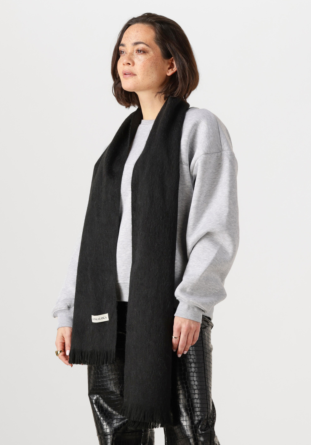 Zwarte ALPACA LOCA Sjaal SLIM SCARF | Omoda