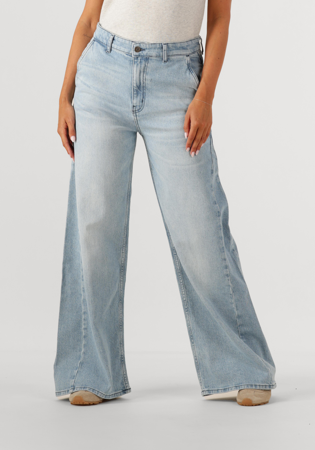 Lichtblauwe BY-BAR Wide jeans SEN PANTS | Omoda