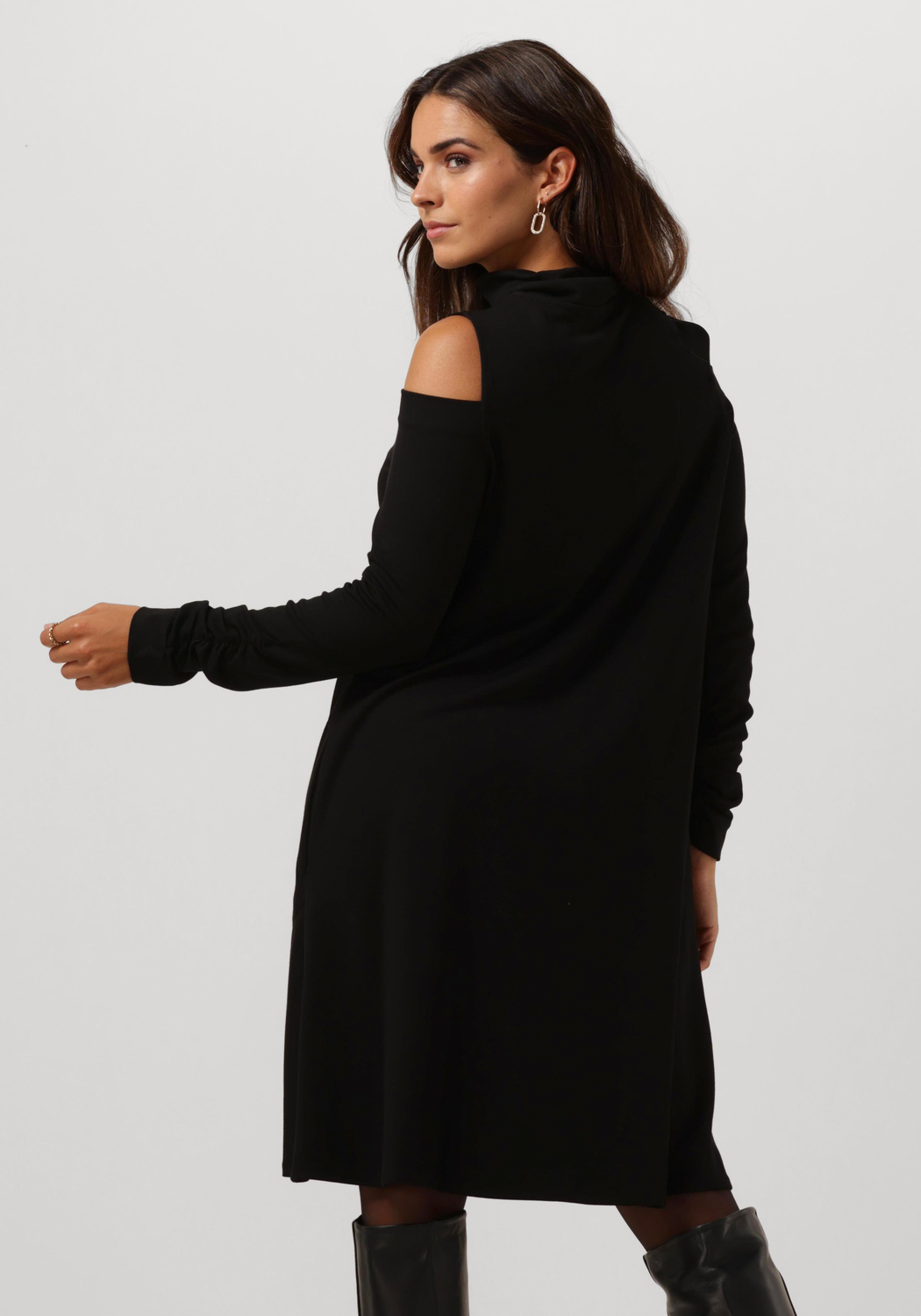 Zwarte ANA ALCAZAR Midi jurk 60S DRESS CUT OUT | Omoda