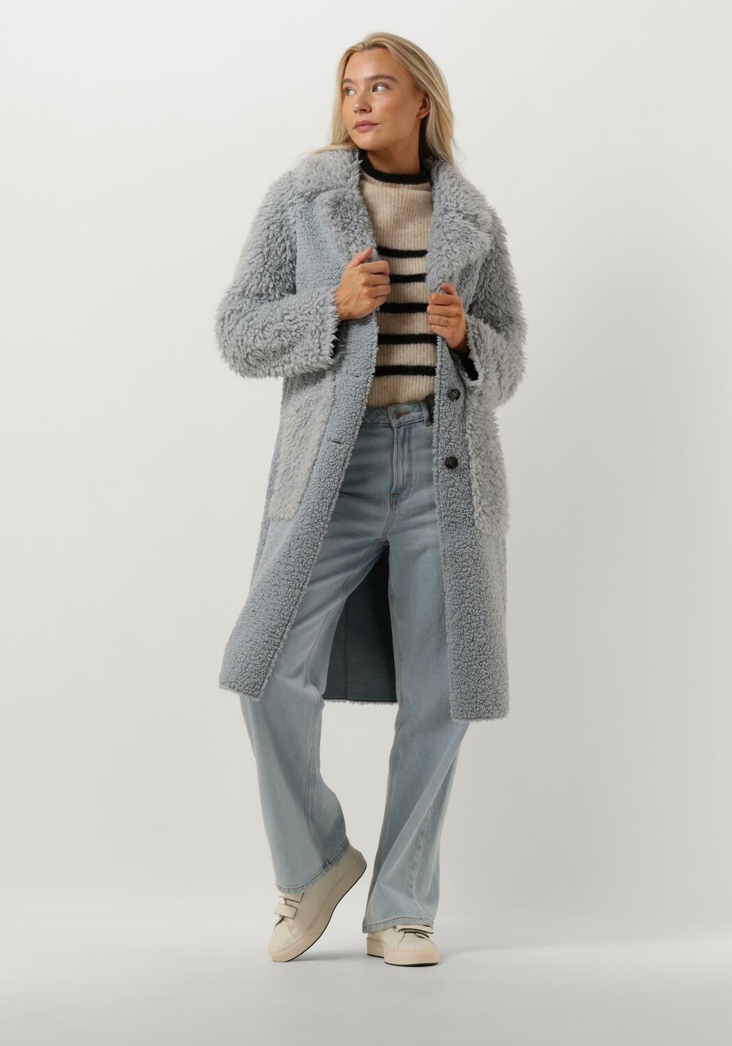 Lichtblauwe BEAUMONT Teddy jas JAN | Omoda