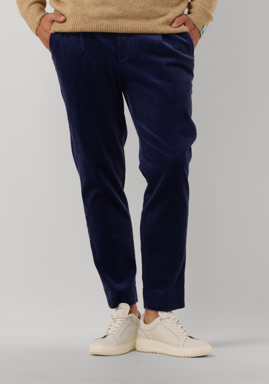 Blauwe Scotch And Soda Pantalon Blake Pleated Corduroy Chino Omoda