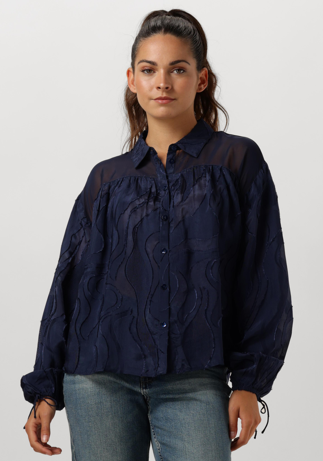 Blauwe POM AMSTERDAM Blouses JAQCUARD MIDNIGHT BLUE | Omoda